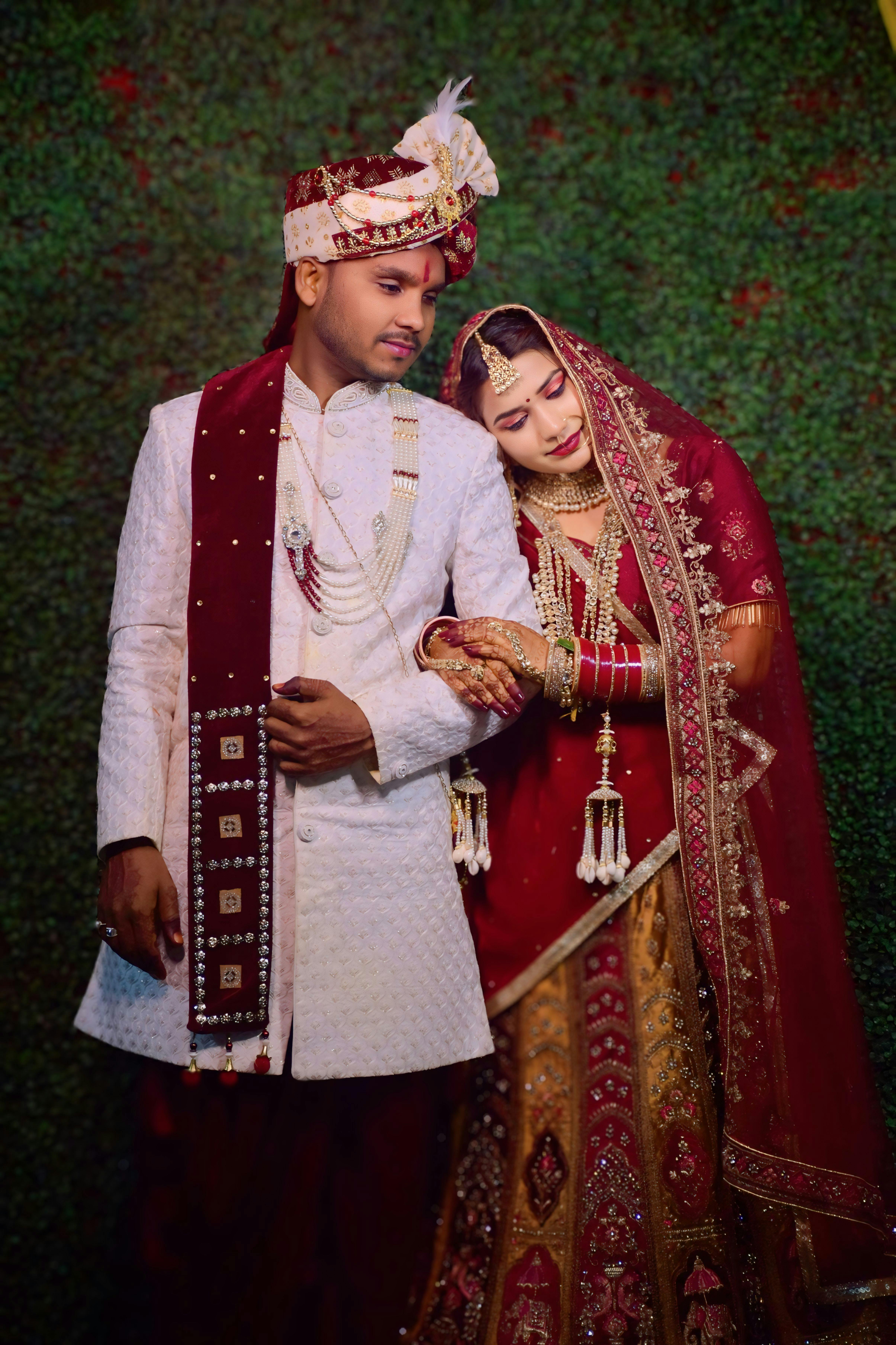 Portrait of Bride And Groom in Traditional Indian Wedding Attire · Free ...