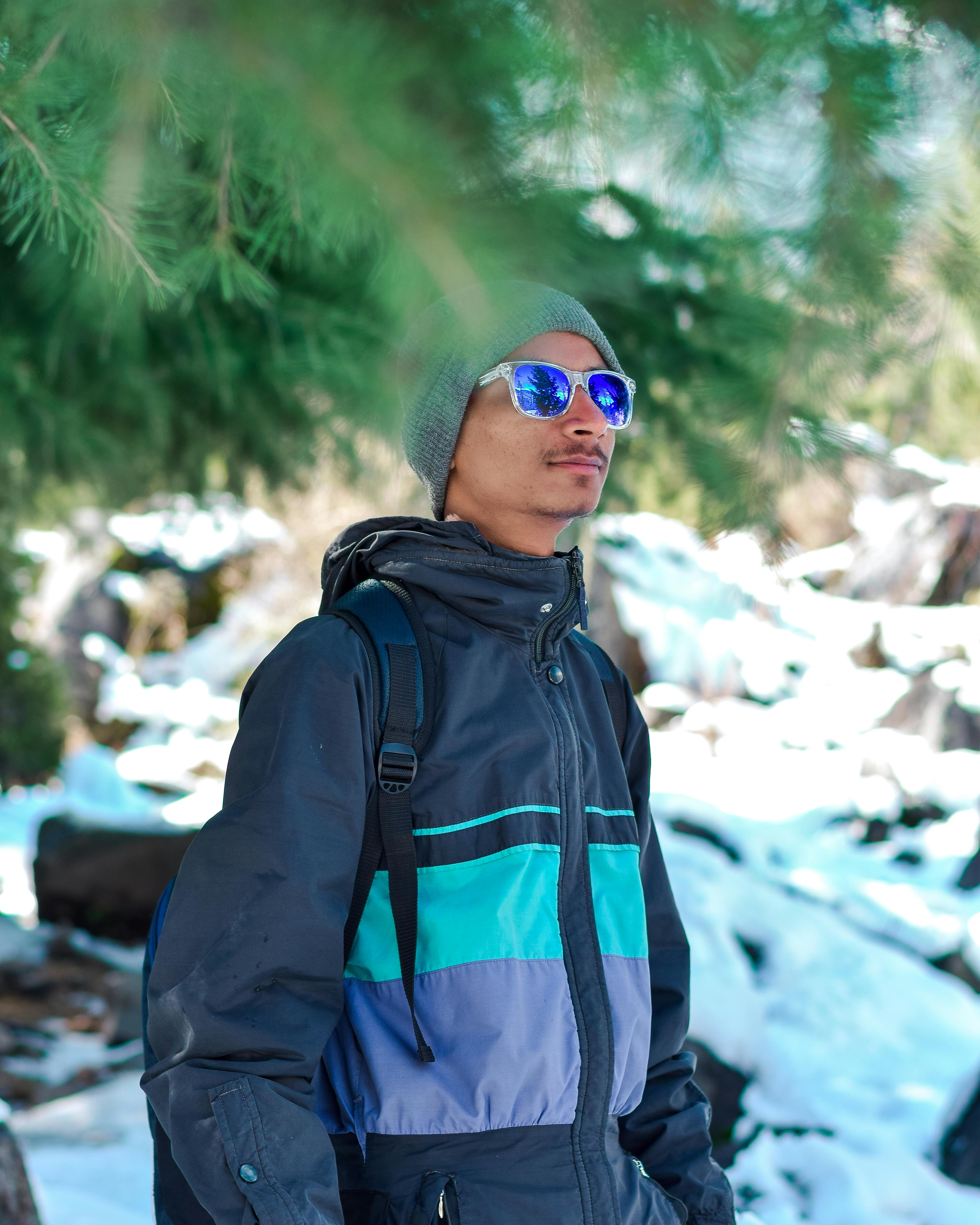 Looking Far Photos, Download The BEST Free Looking Far Stock Photos ...