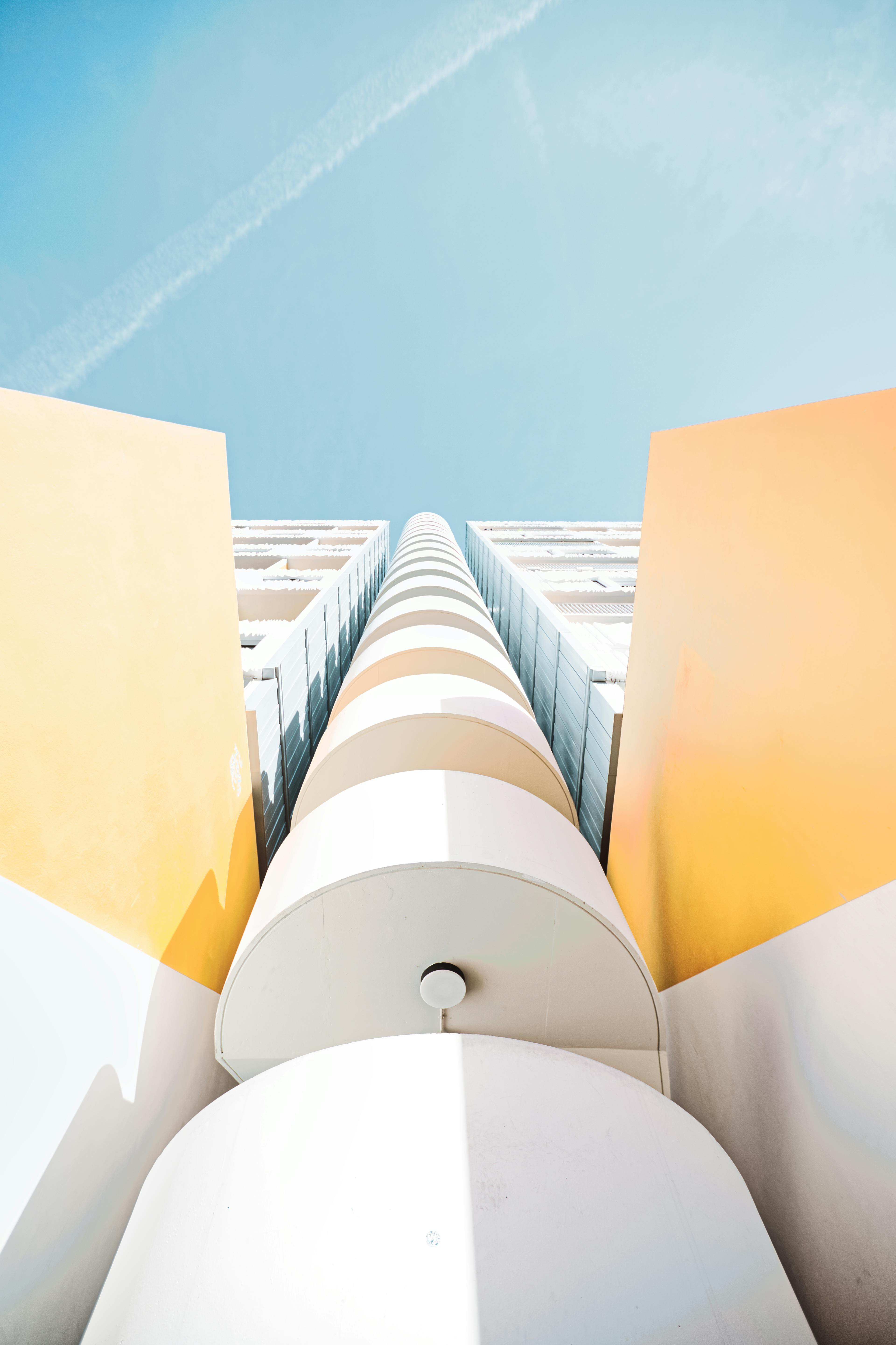 White Building · Free Stock Photo