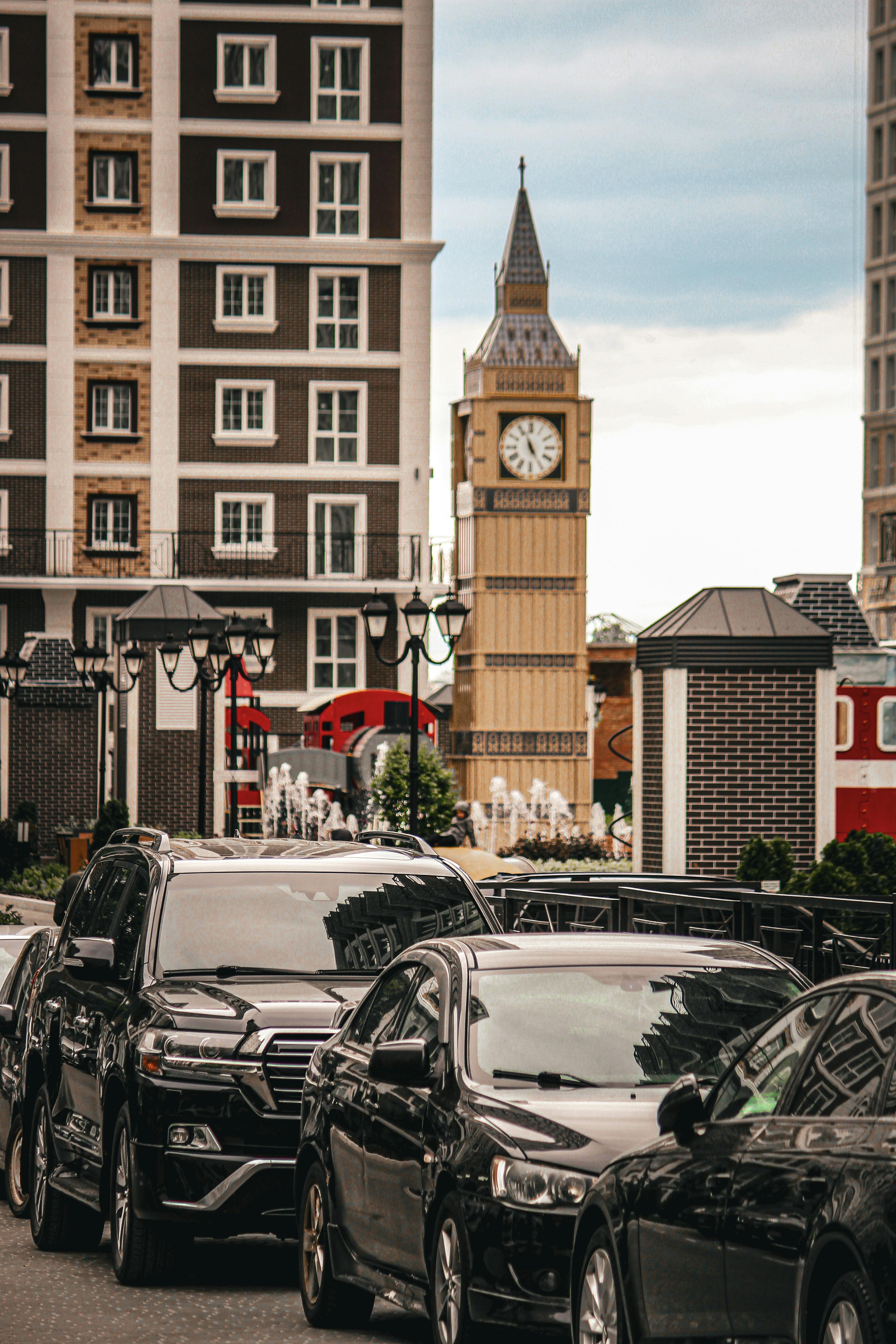 Cars in a City · Free Stock Photo