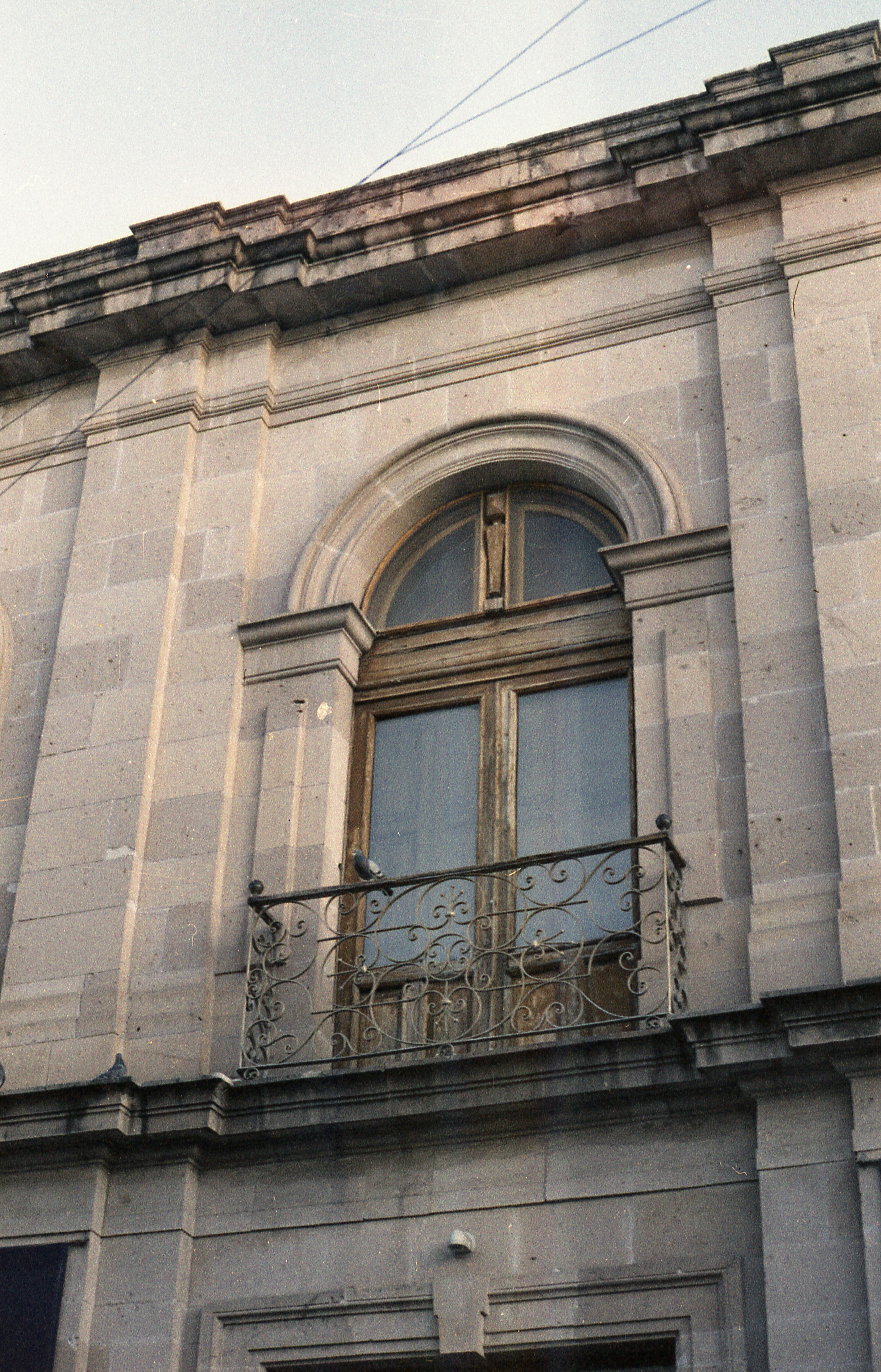 Concrete Building · Free Stock Photo