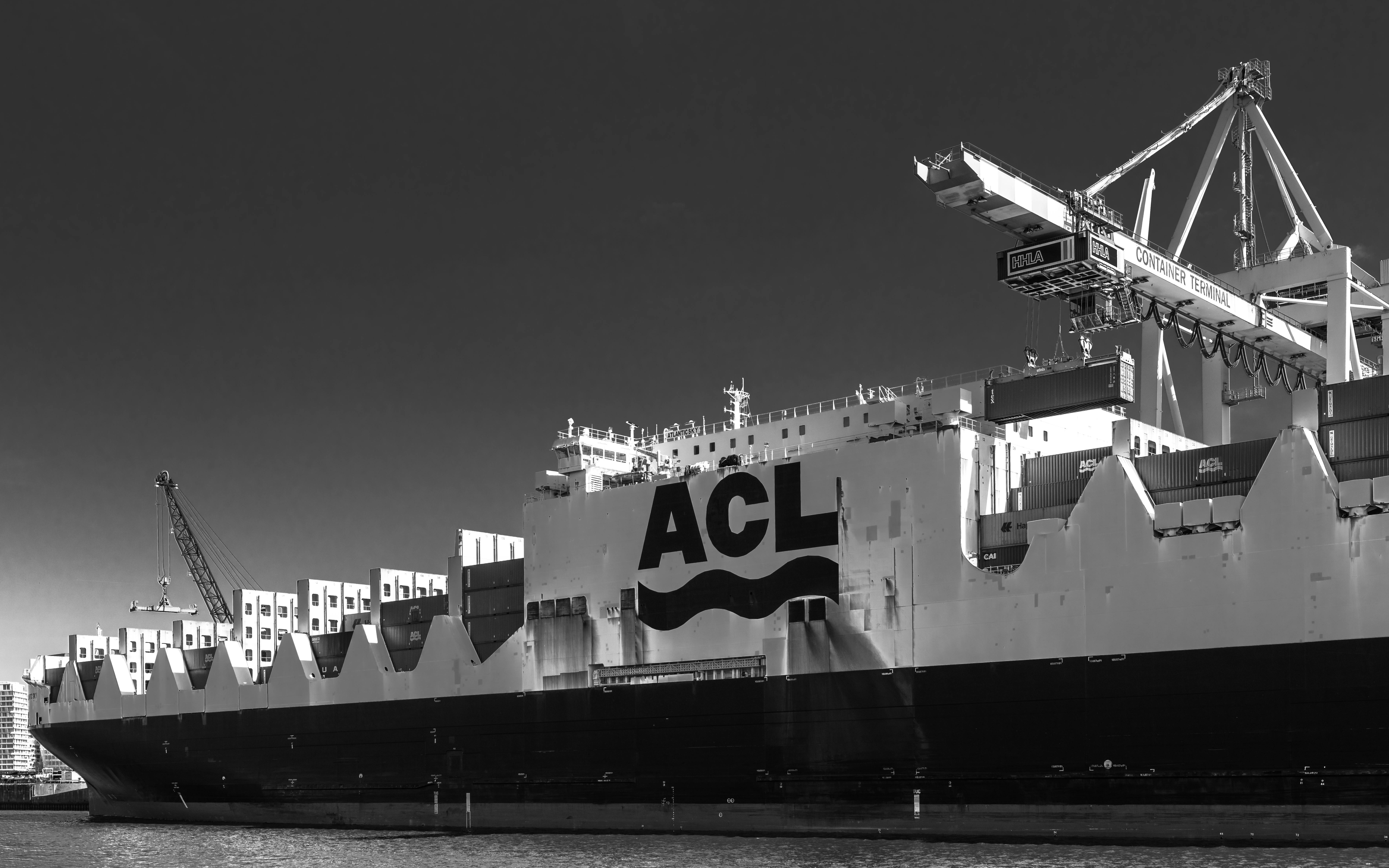 ACL Container Ship in the Harbor · Free Stock Photo