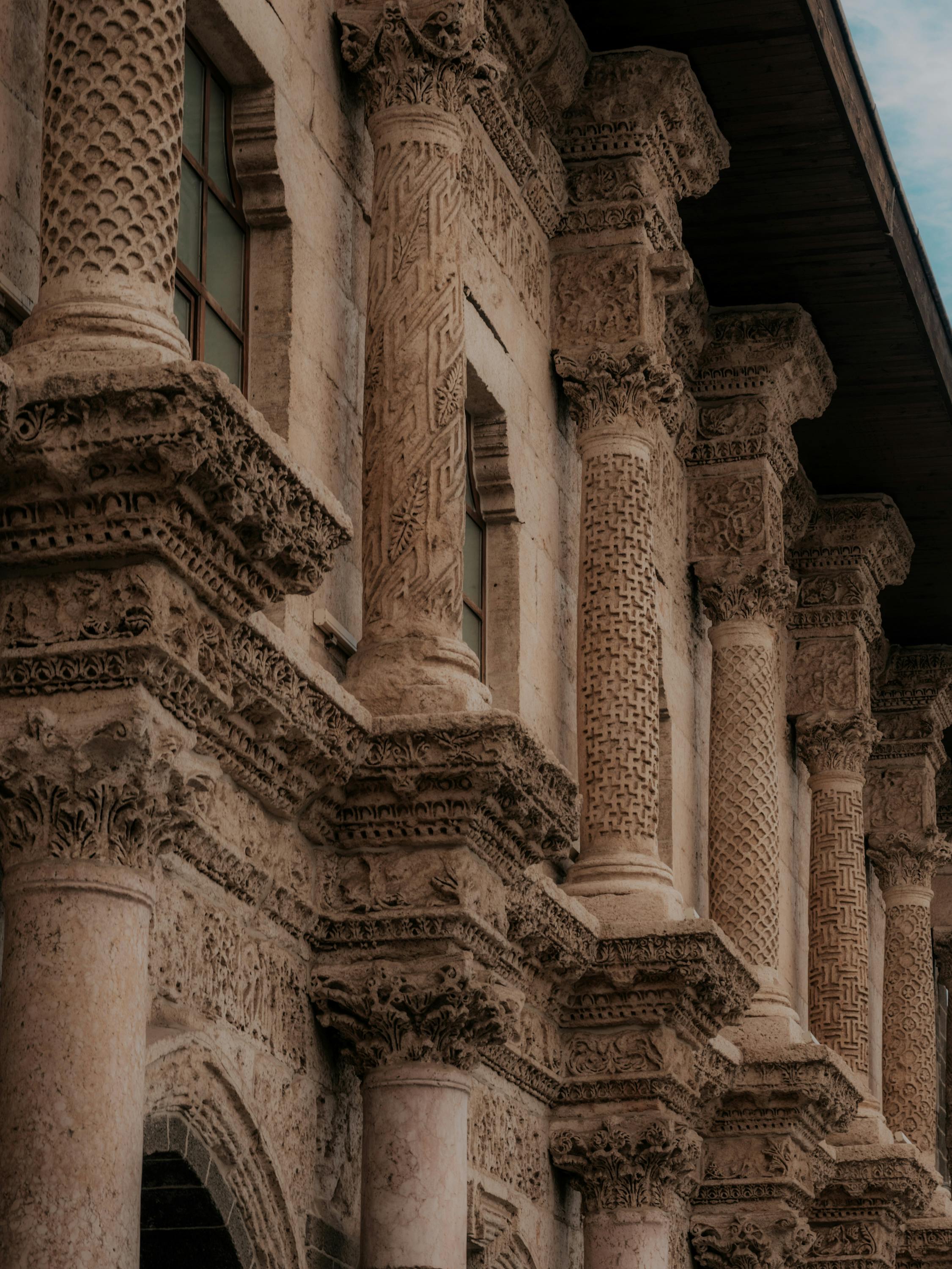 Raking Columns Architecture Photos, Download The BEST Free Raking ...