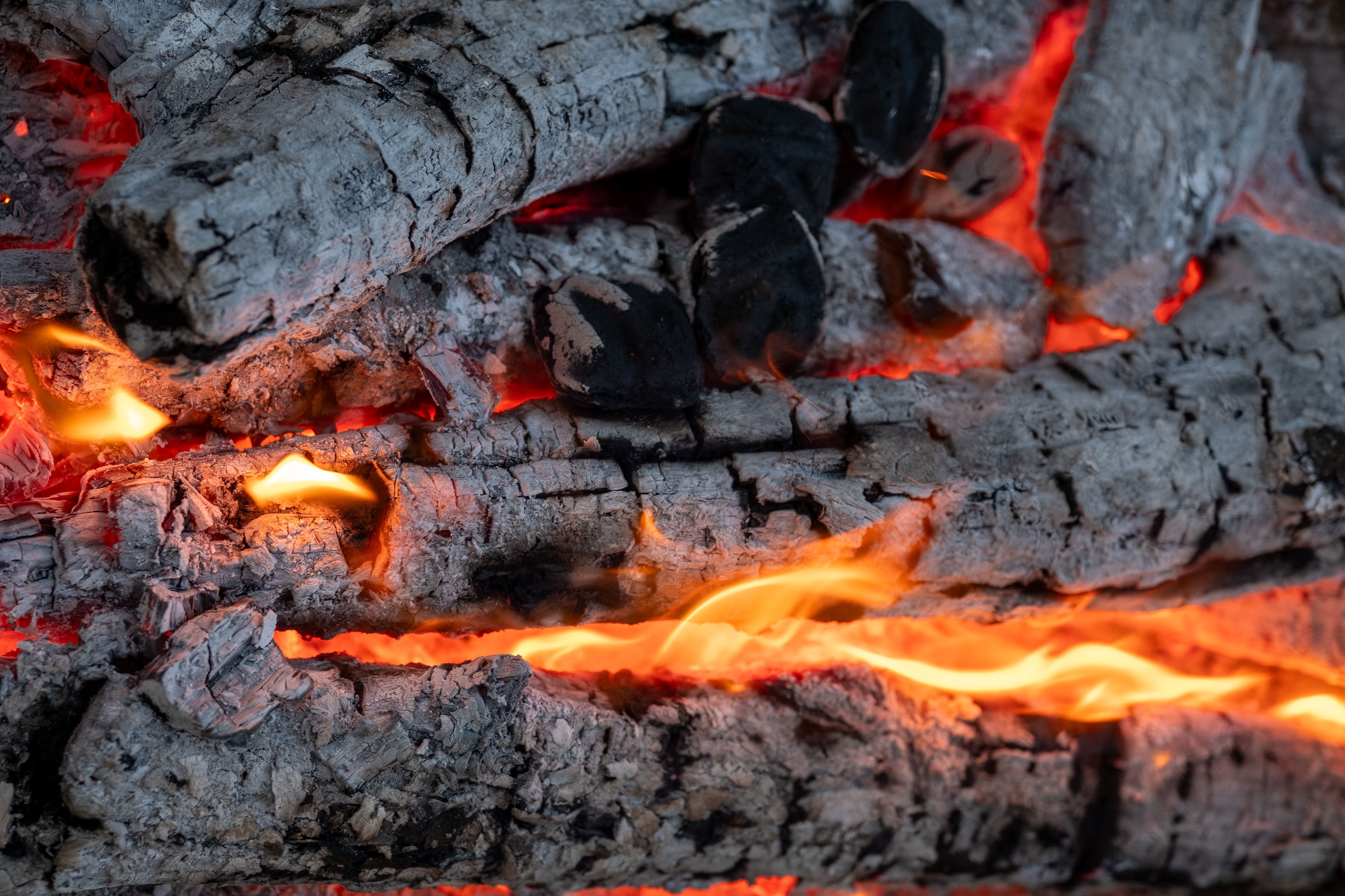 Wood on Fire · Free Stock Photo