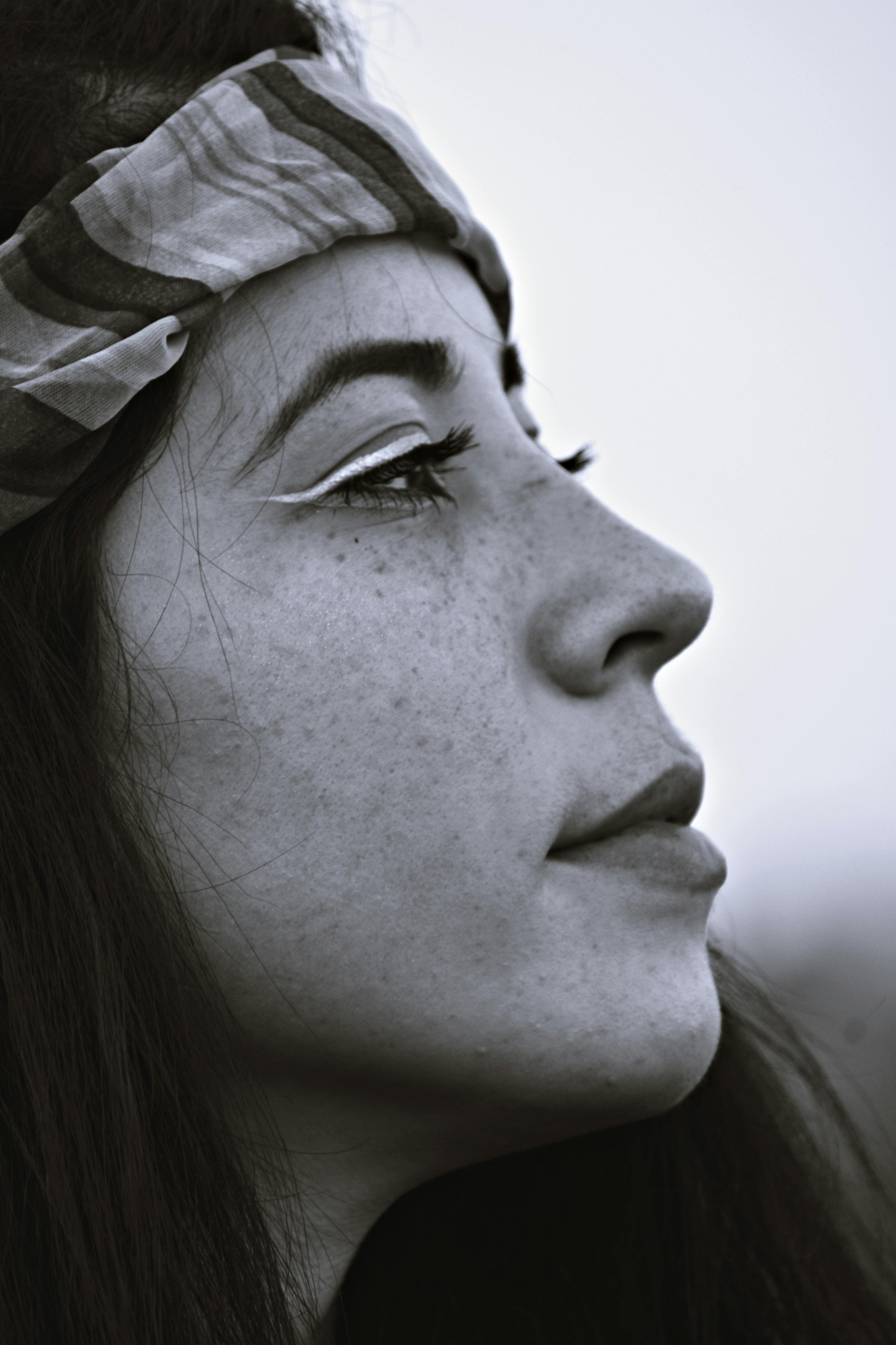 Woman Facing Sideways · Free Stock Photo