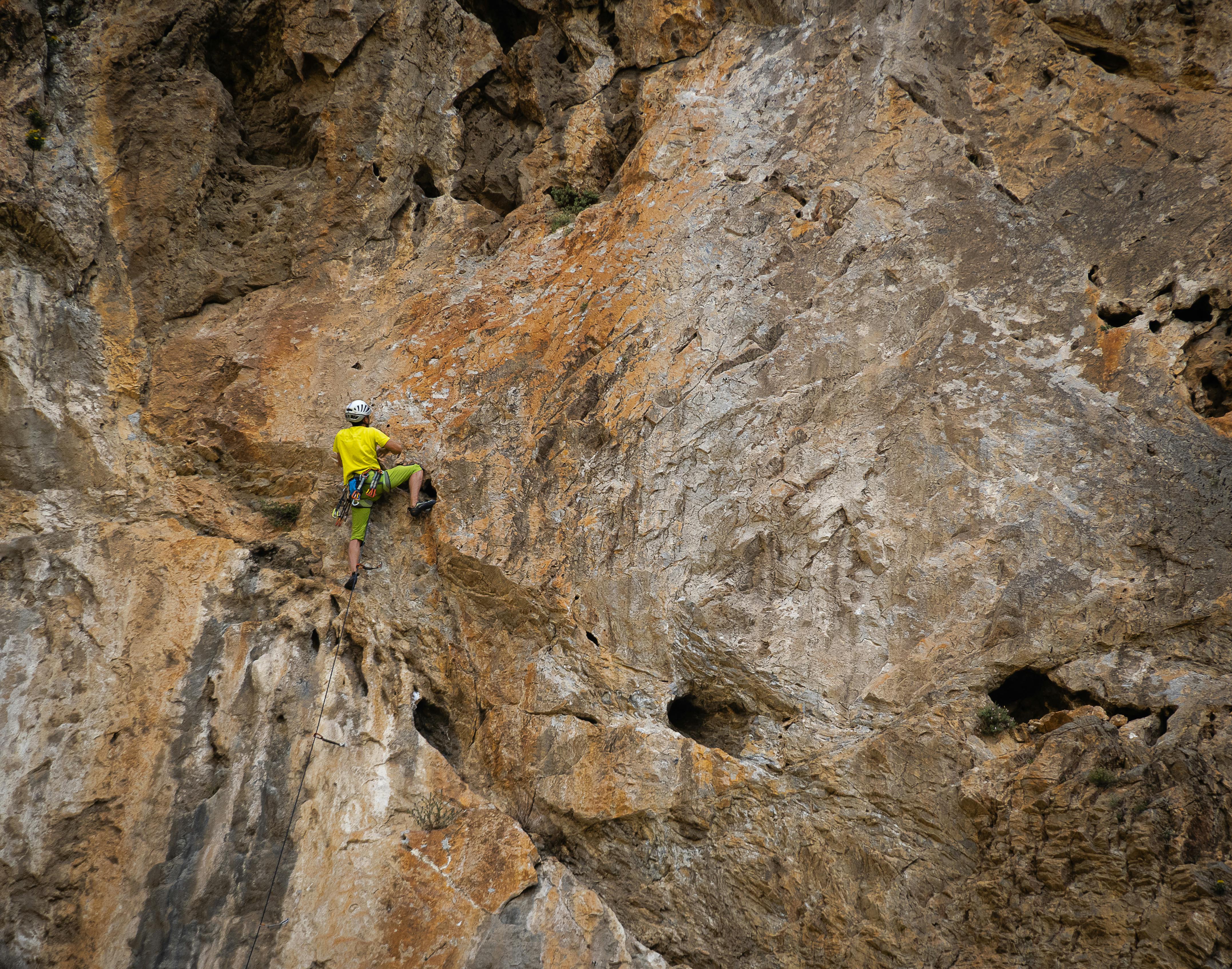 Man Rock Climbing · Free Stock Photo