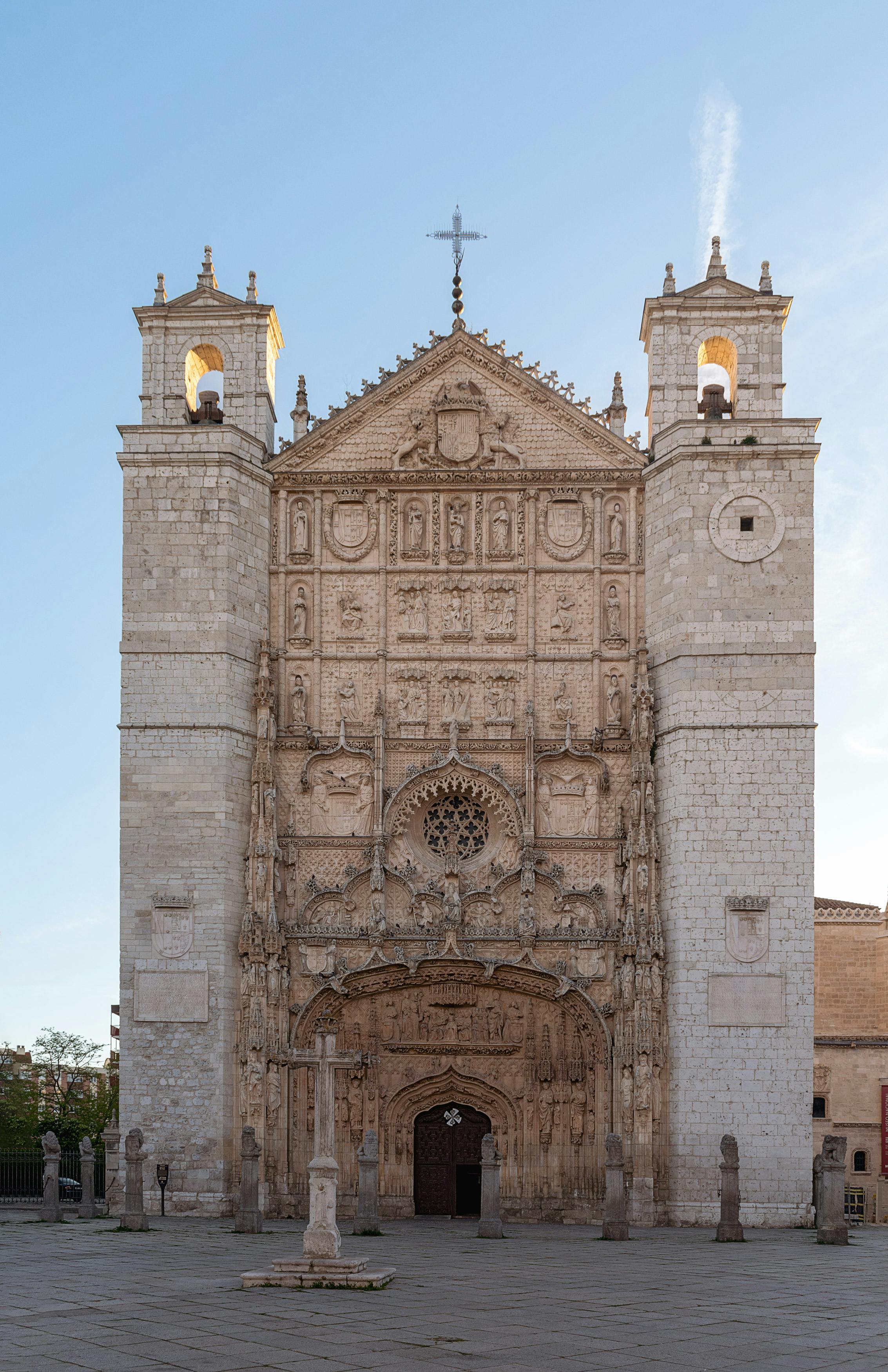 Isabelline Style Church in Valladolid Spain · Free Stock Photo