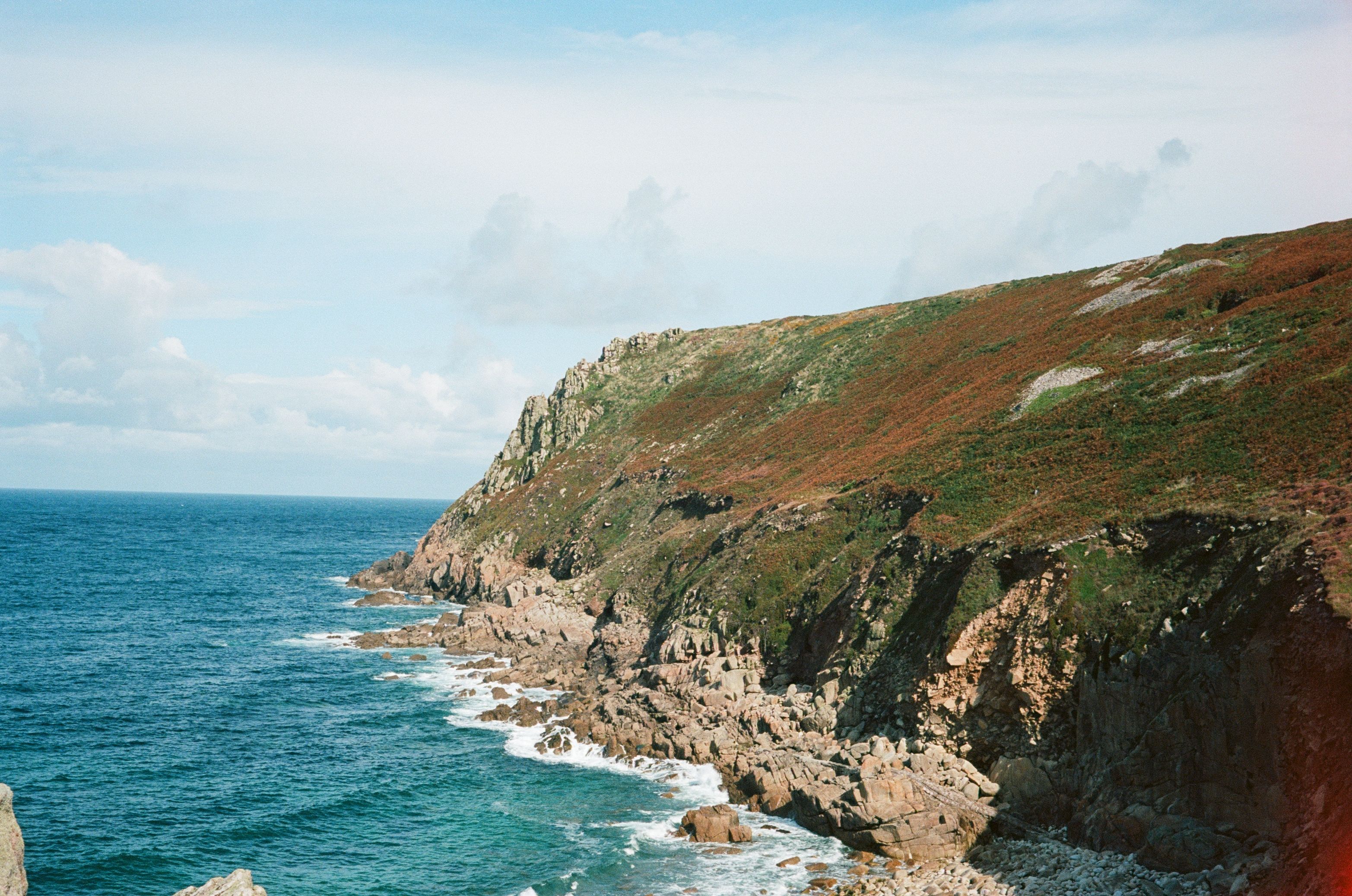 Cliff on Seashore · Free Stock Photo