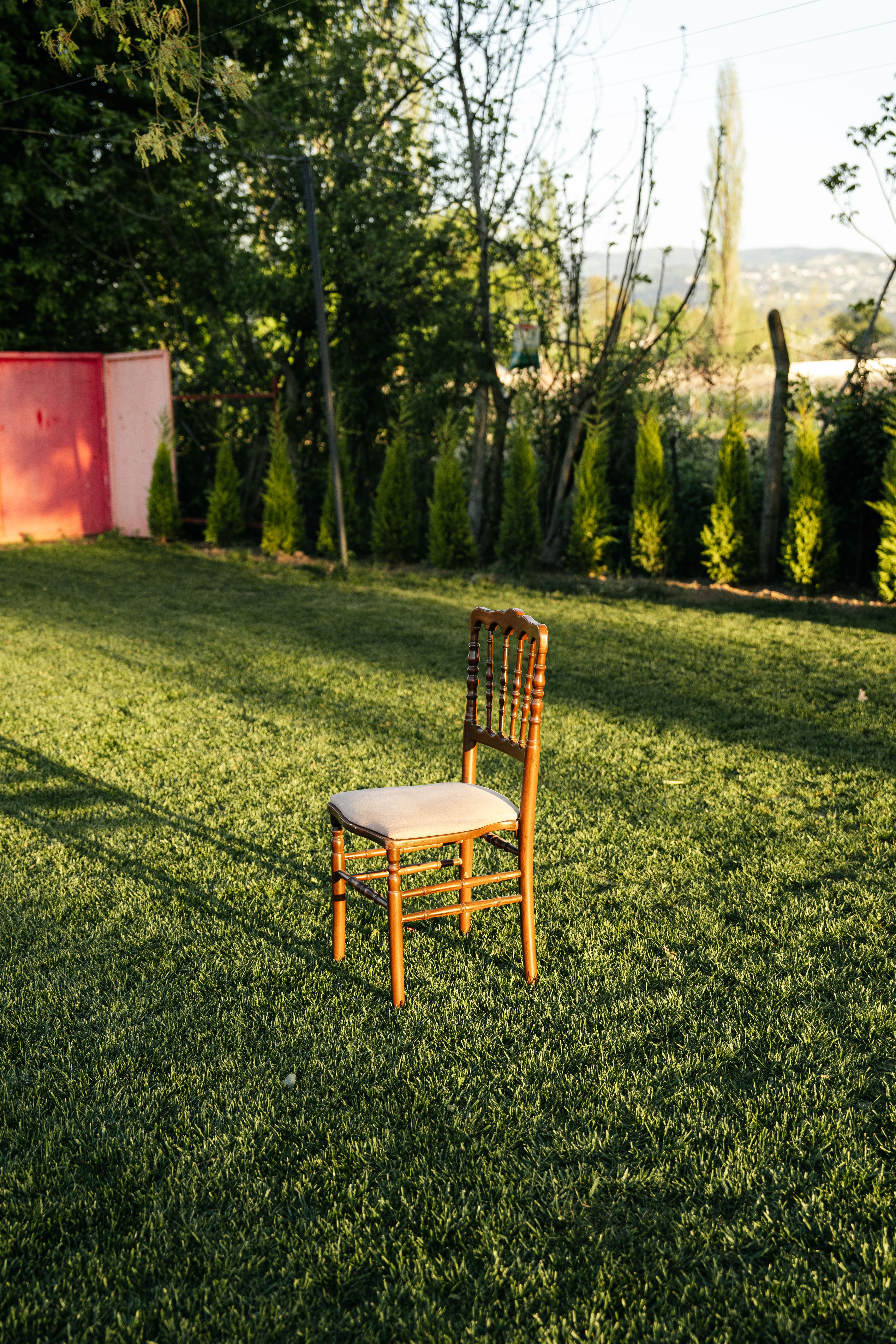 Chair Standing In the Field · Free Stock Photo
