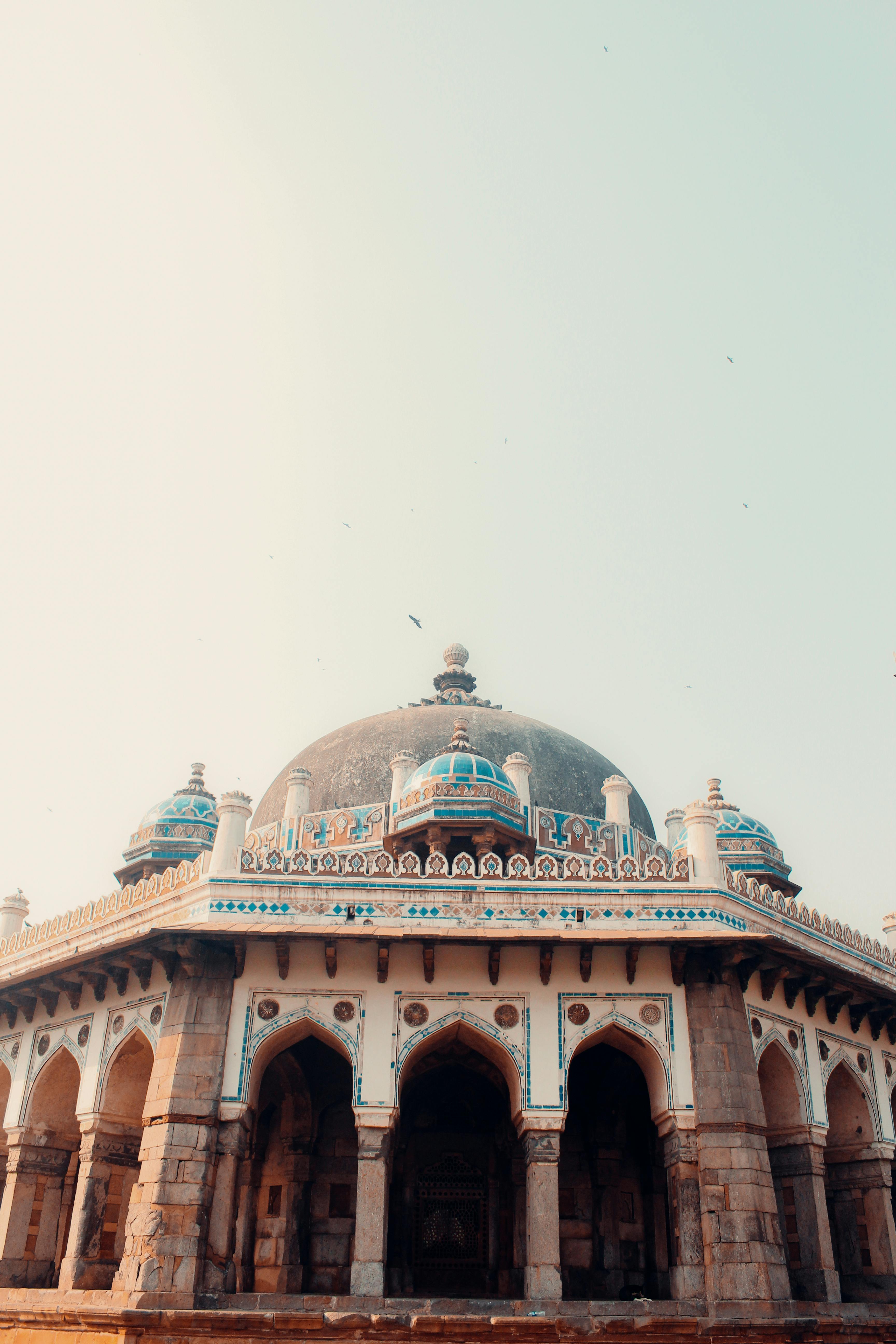 Octagonal Tomb of Isa Khan in Delhi · Free Stock Photo