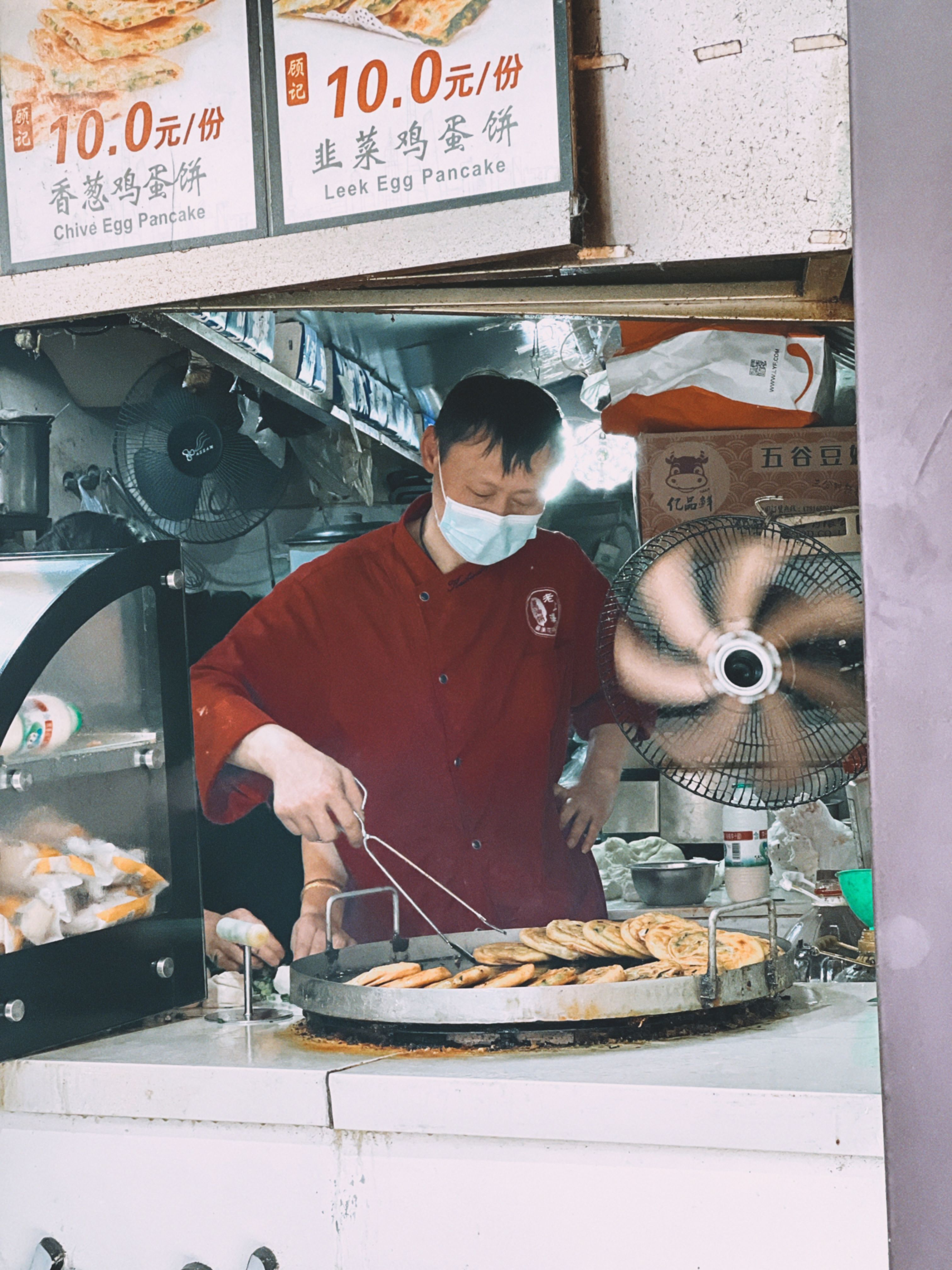 Cook Preparing Street Food · Free Stock Photo