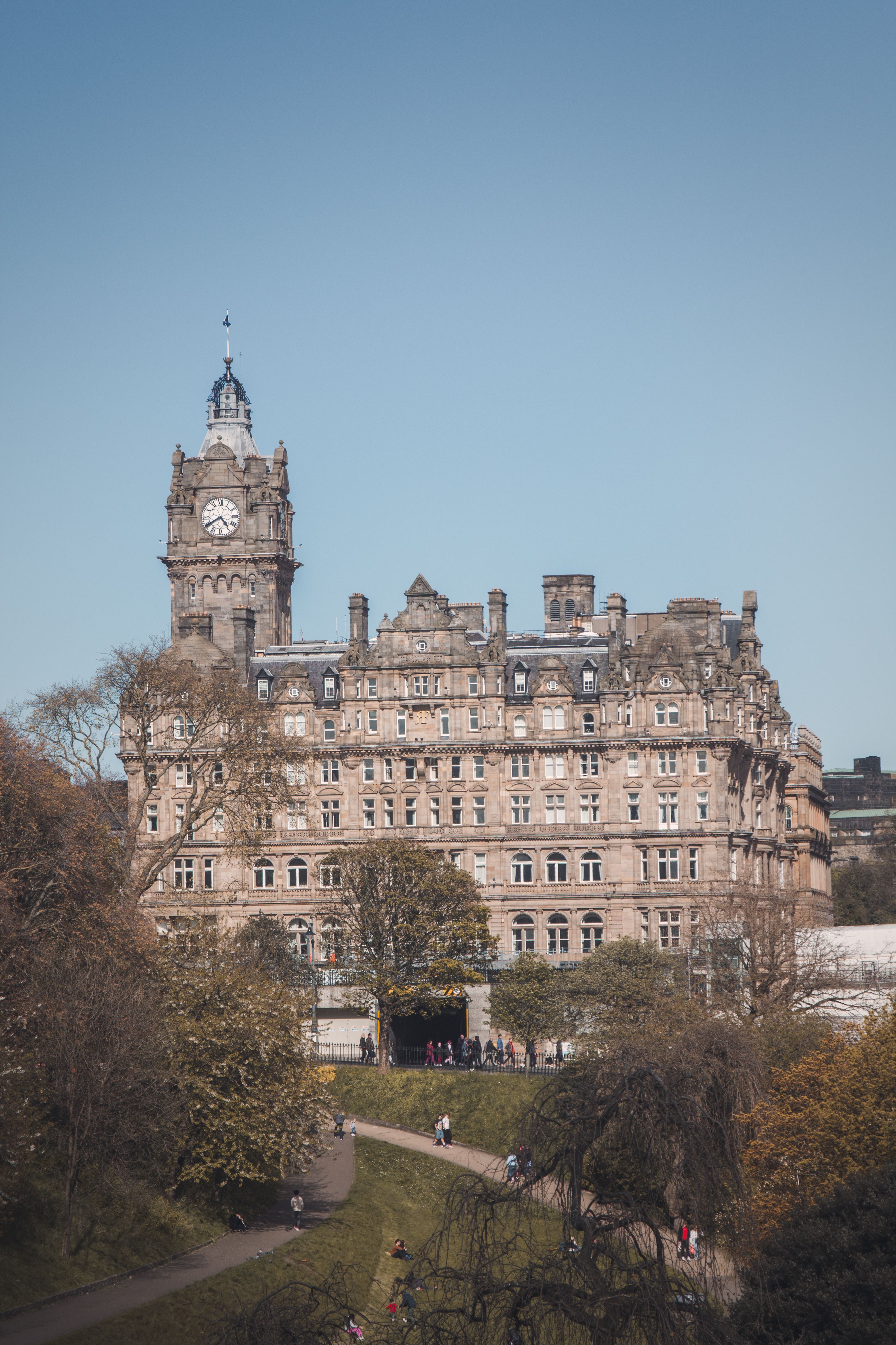 Historic Edinburgh Castle and Cityscape View · Free Stock Photo