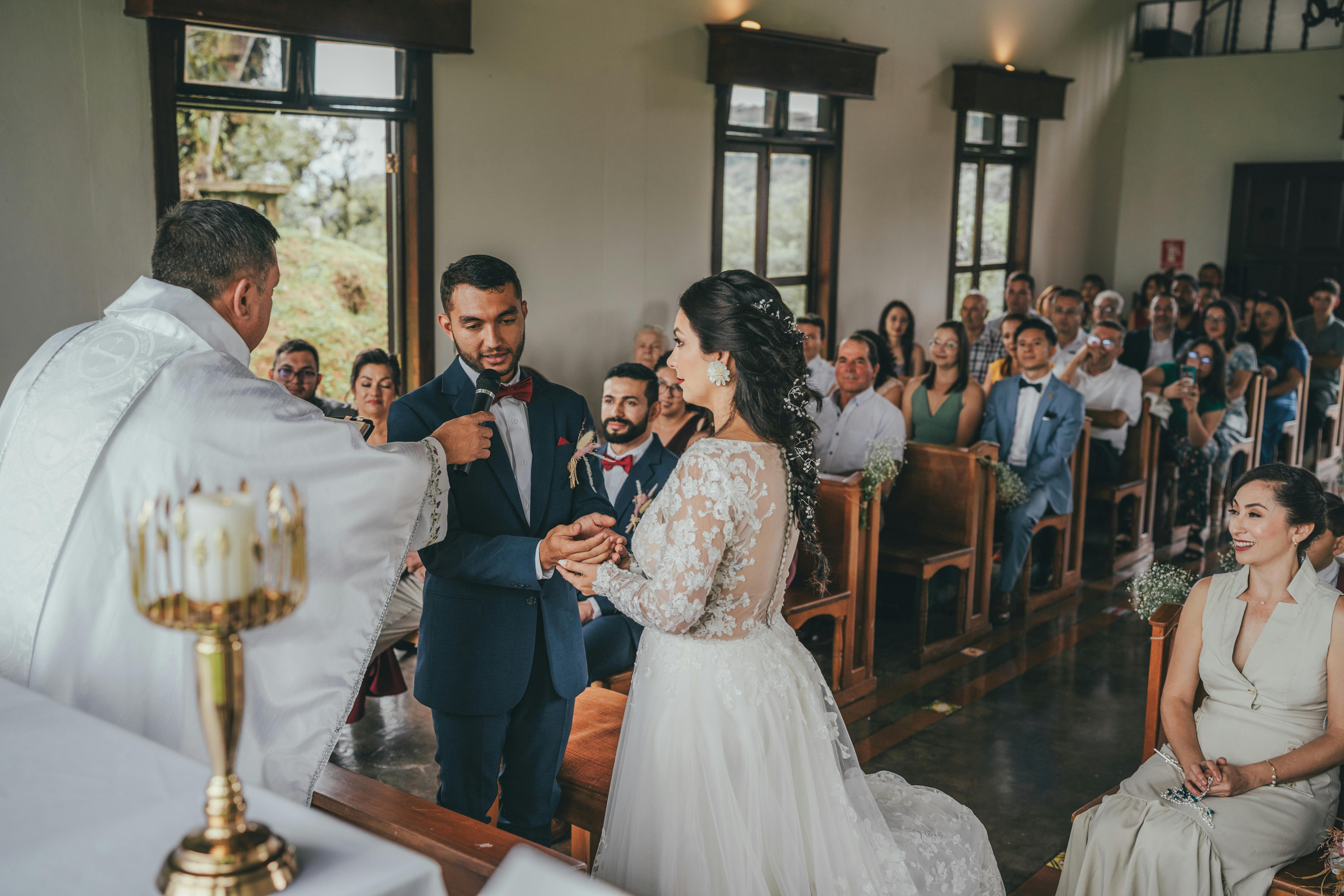 People Giving At Church Photos, Download The BEST Free People Giving At ...