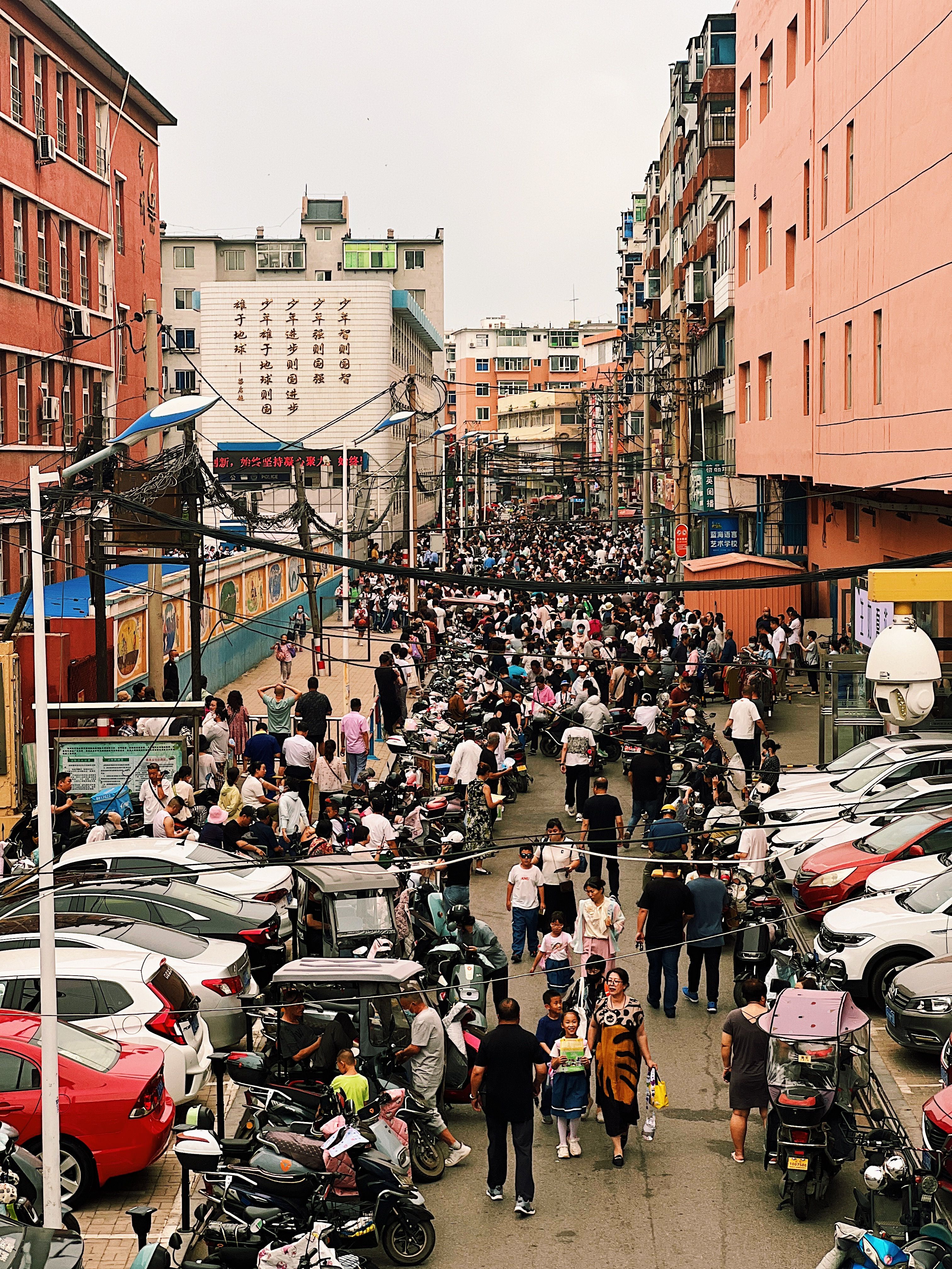Crowd on Street in City · Free Stock Photo
