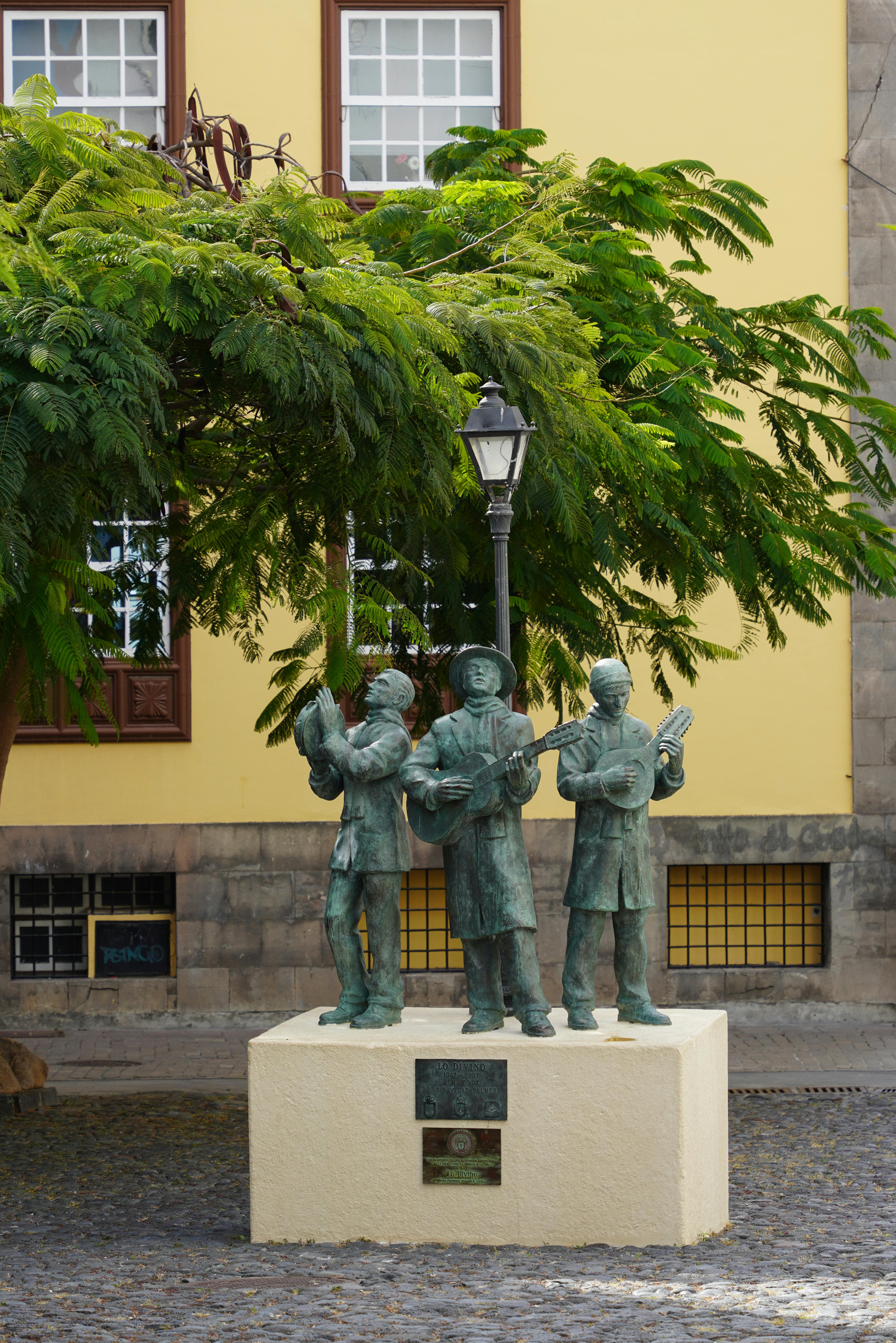 Bronze Sculpture in Santa Cruz Spain · Free Stock Photo