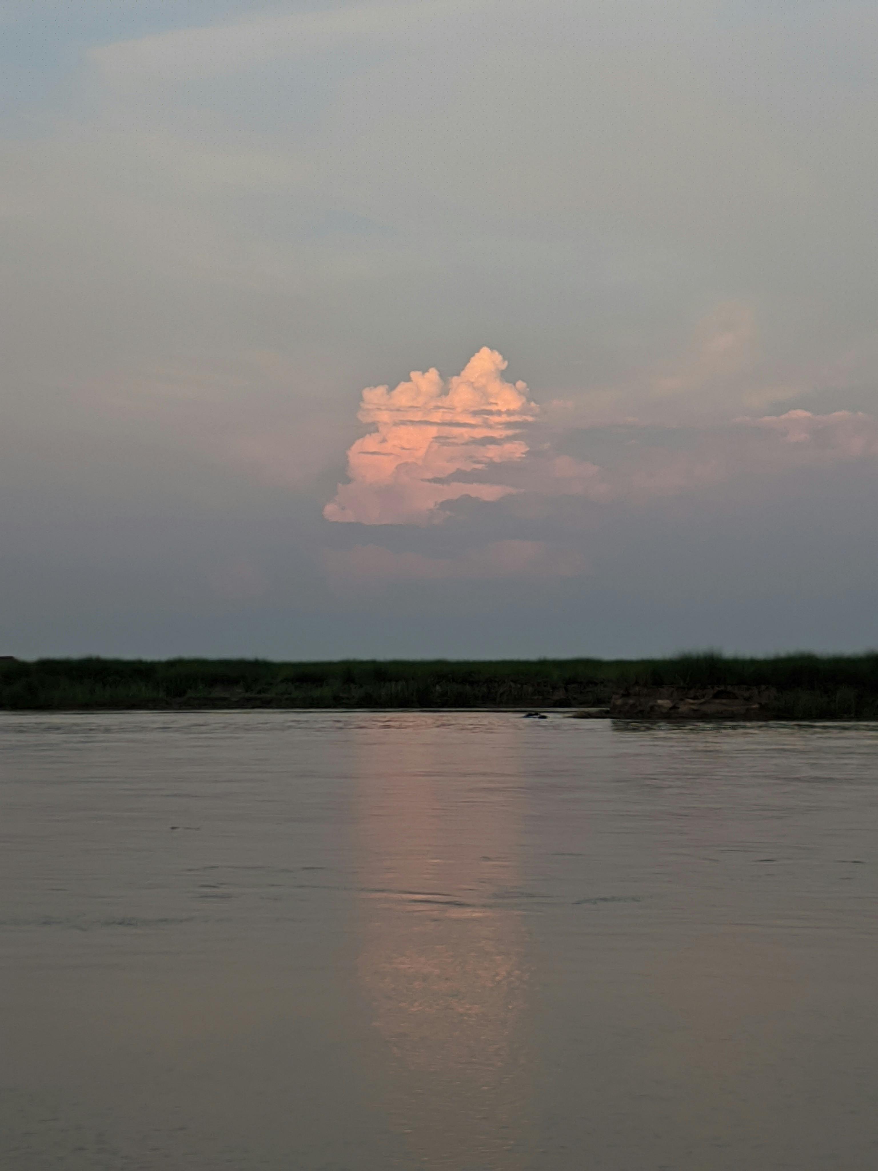Lake at Dusk · Free Stock Photo