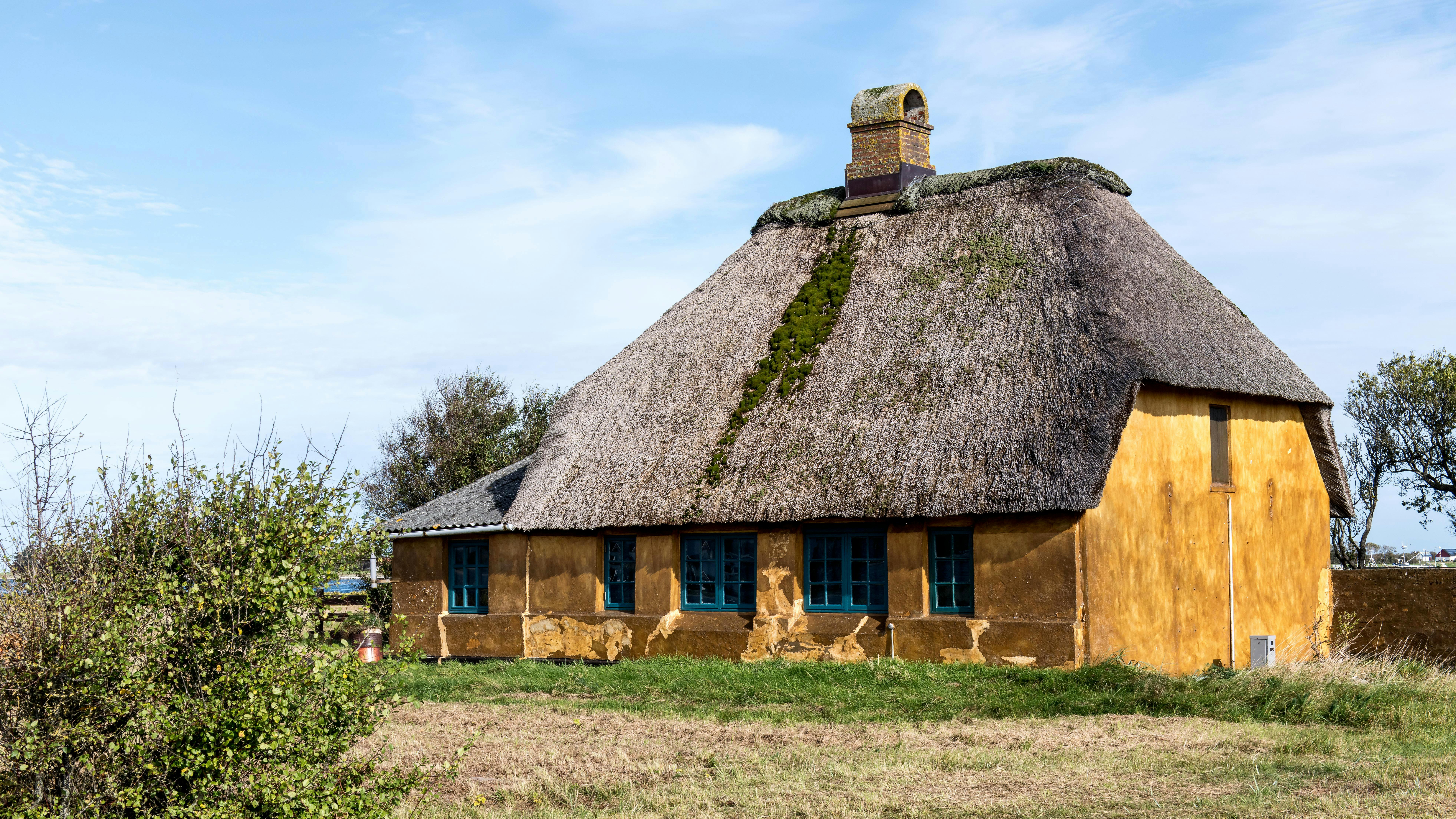 Thatched Traditional Rural House · Free Stock Photo