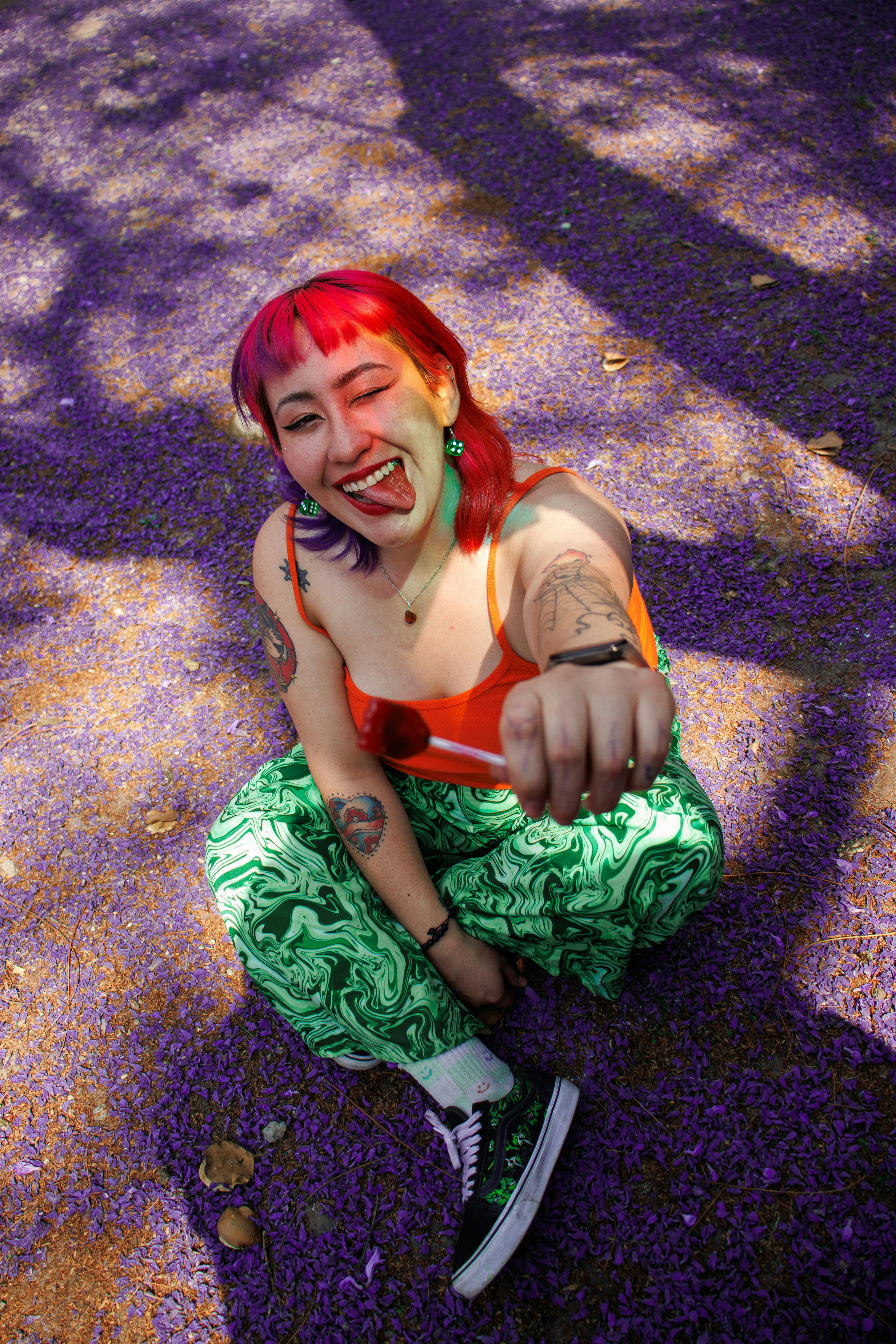 Foto de stock gratuita sobre adulto joven, al aire libre, alegre ...