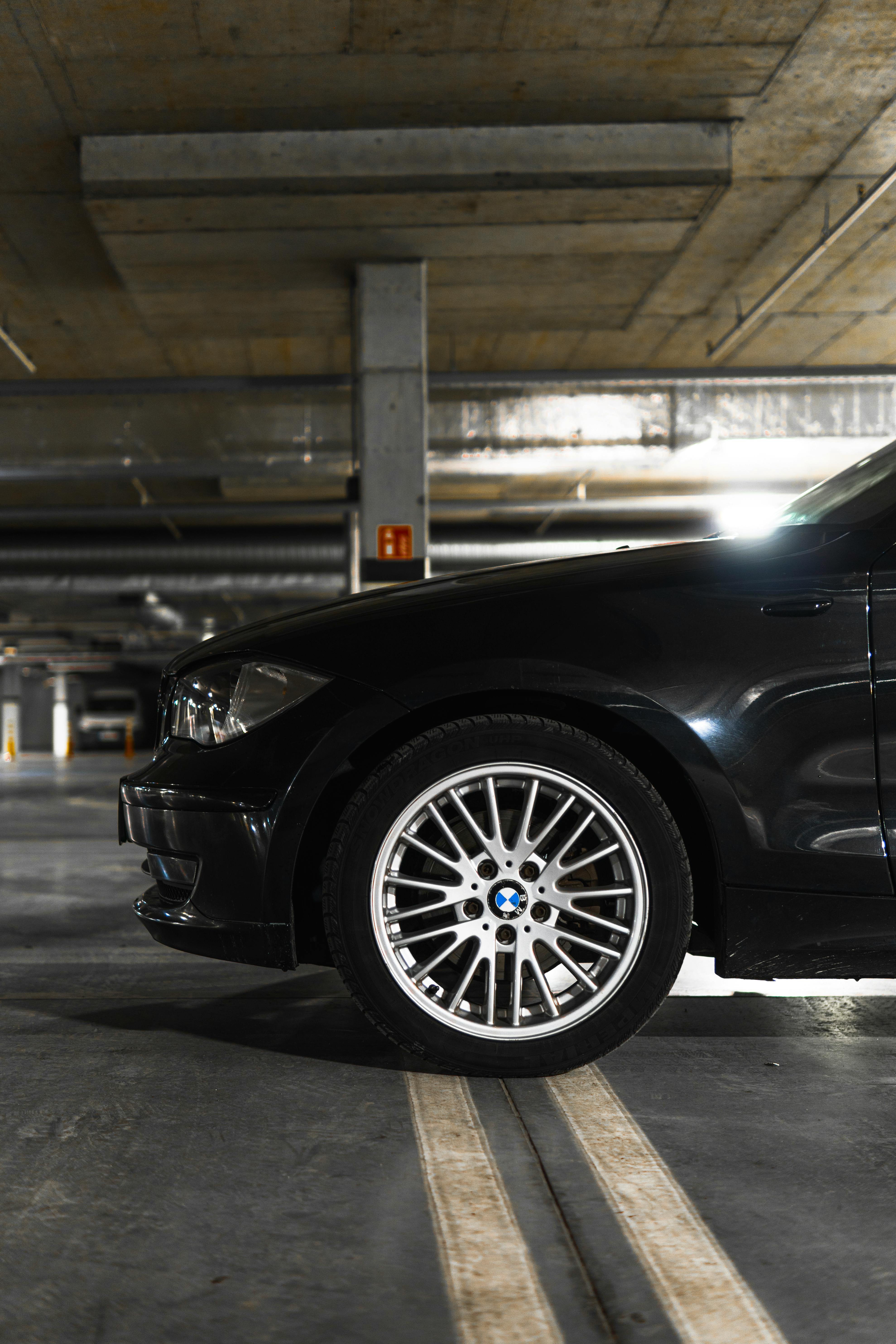 100,000+张最精彩的“Car P Car Parking Lot Images With Width = 1280px And ...