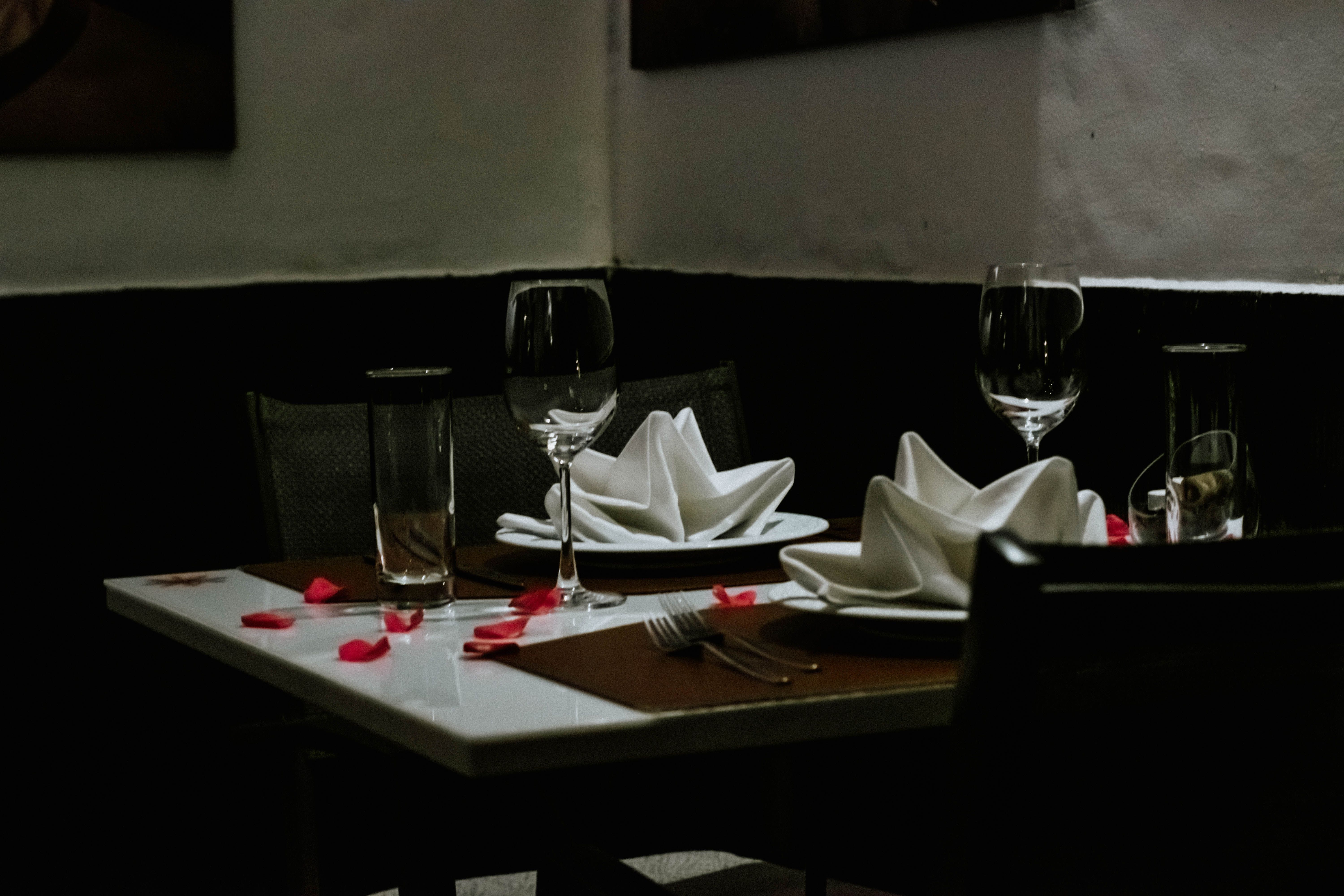 Dating Room Photos, Download The BEST Free Dating Room Stock Photos ...