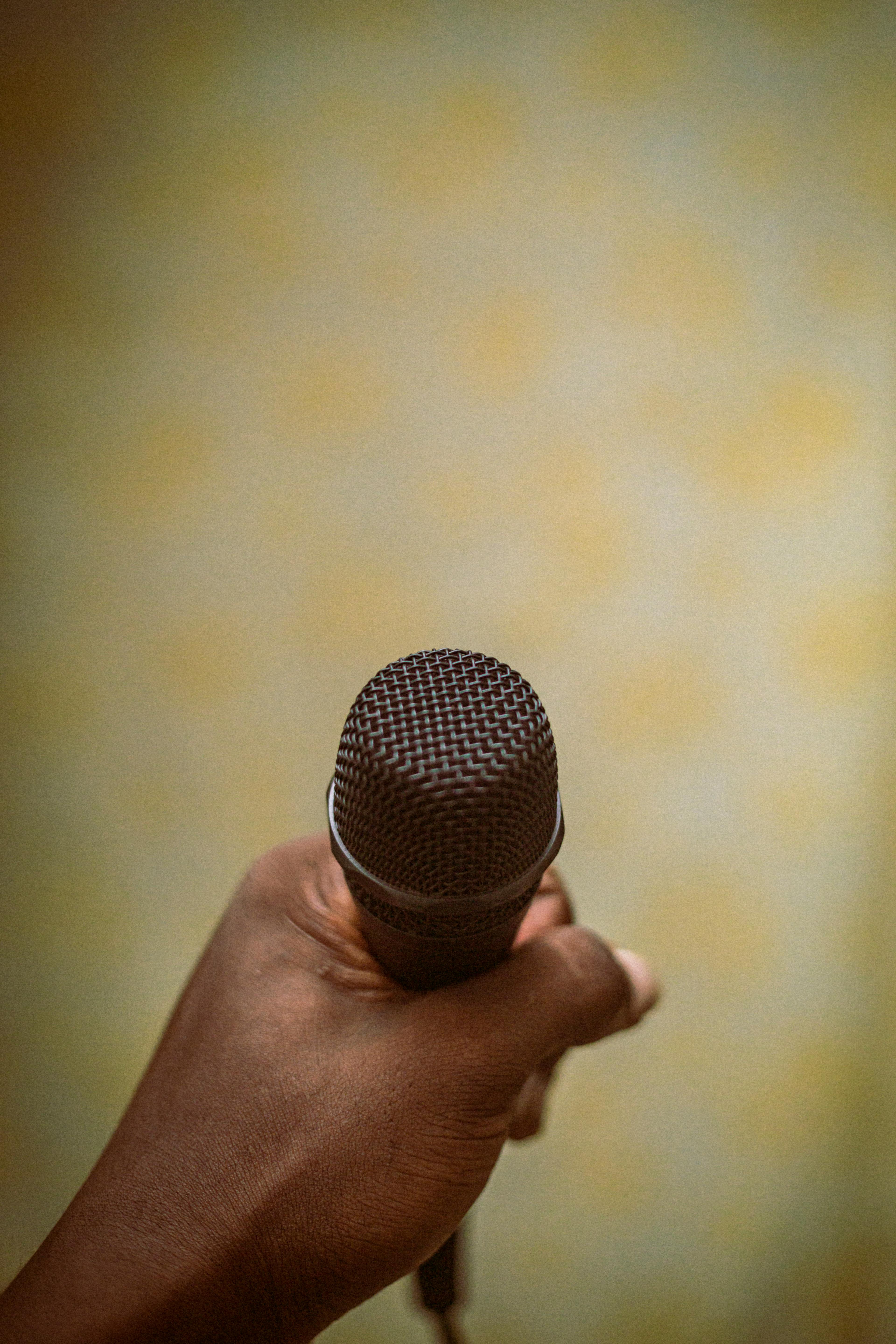 Foto de stock gratuita sobre actuación, actuación en vivo, agarre del ...