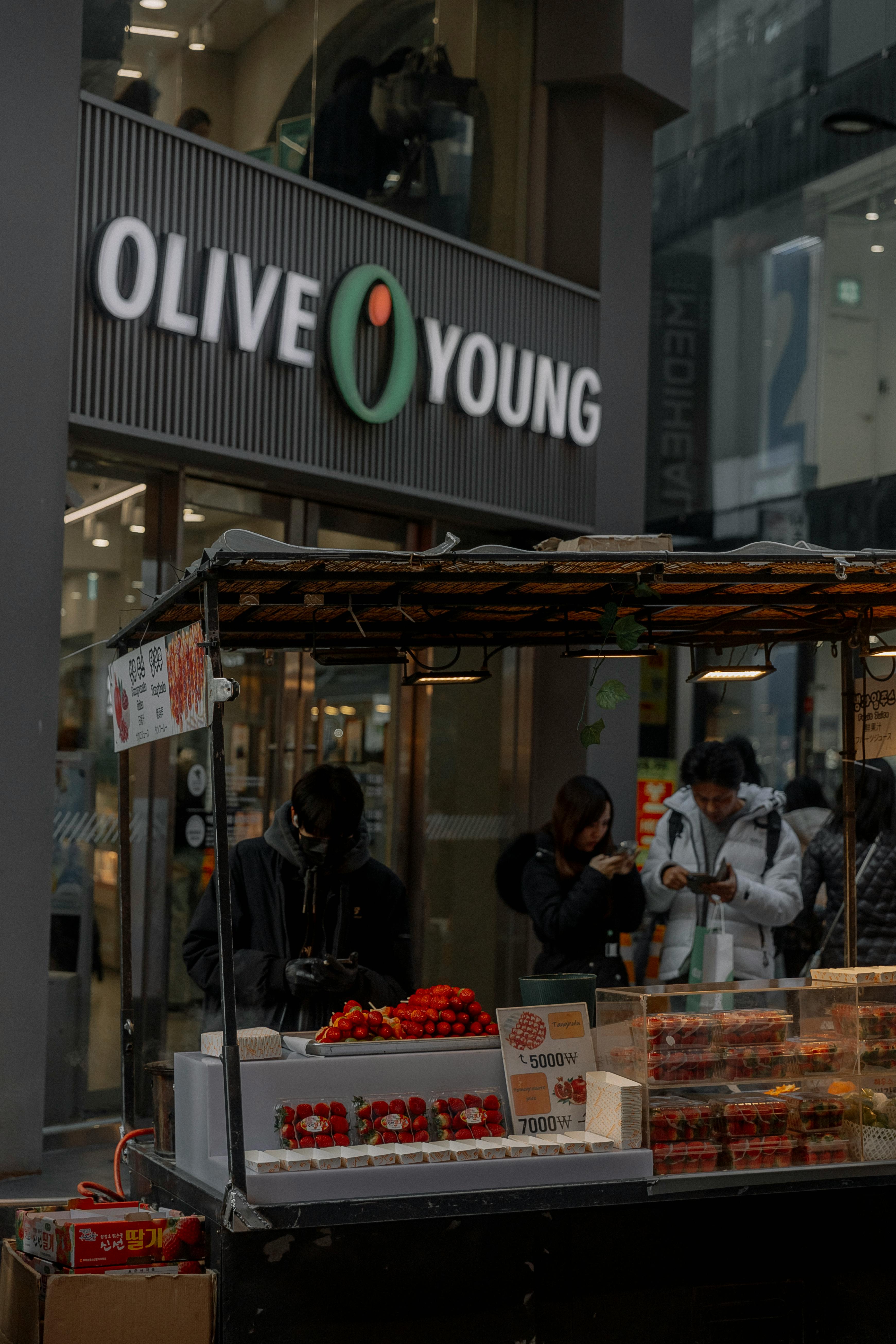 Market Food Stand by the Building in a City · Free Stock Photo