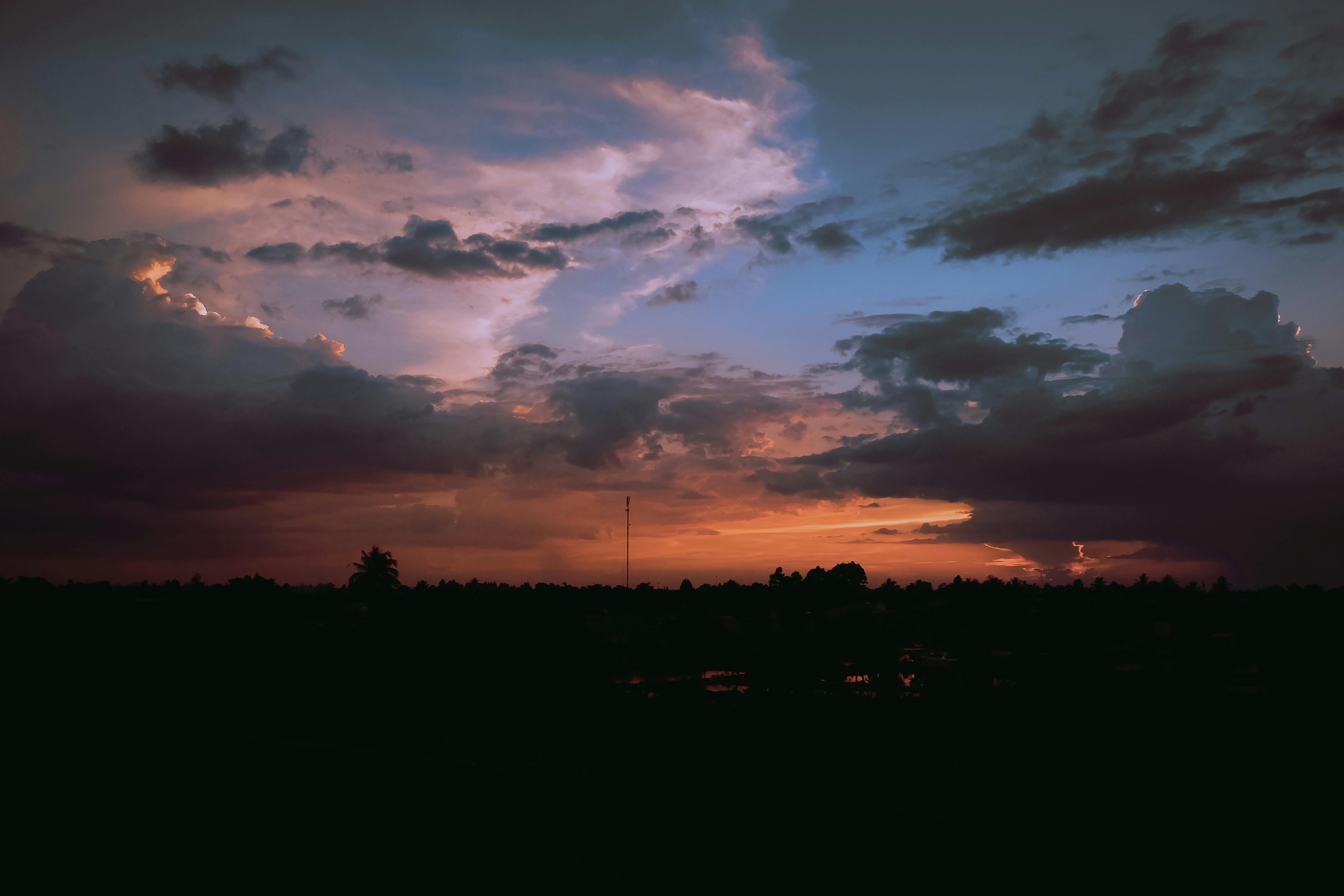 Why Blue Hour is Better for Photography Than Golden Hour