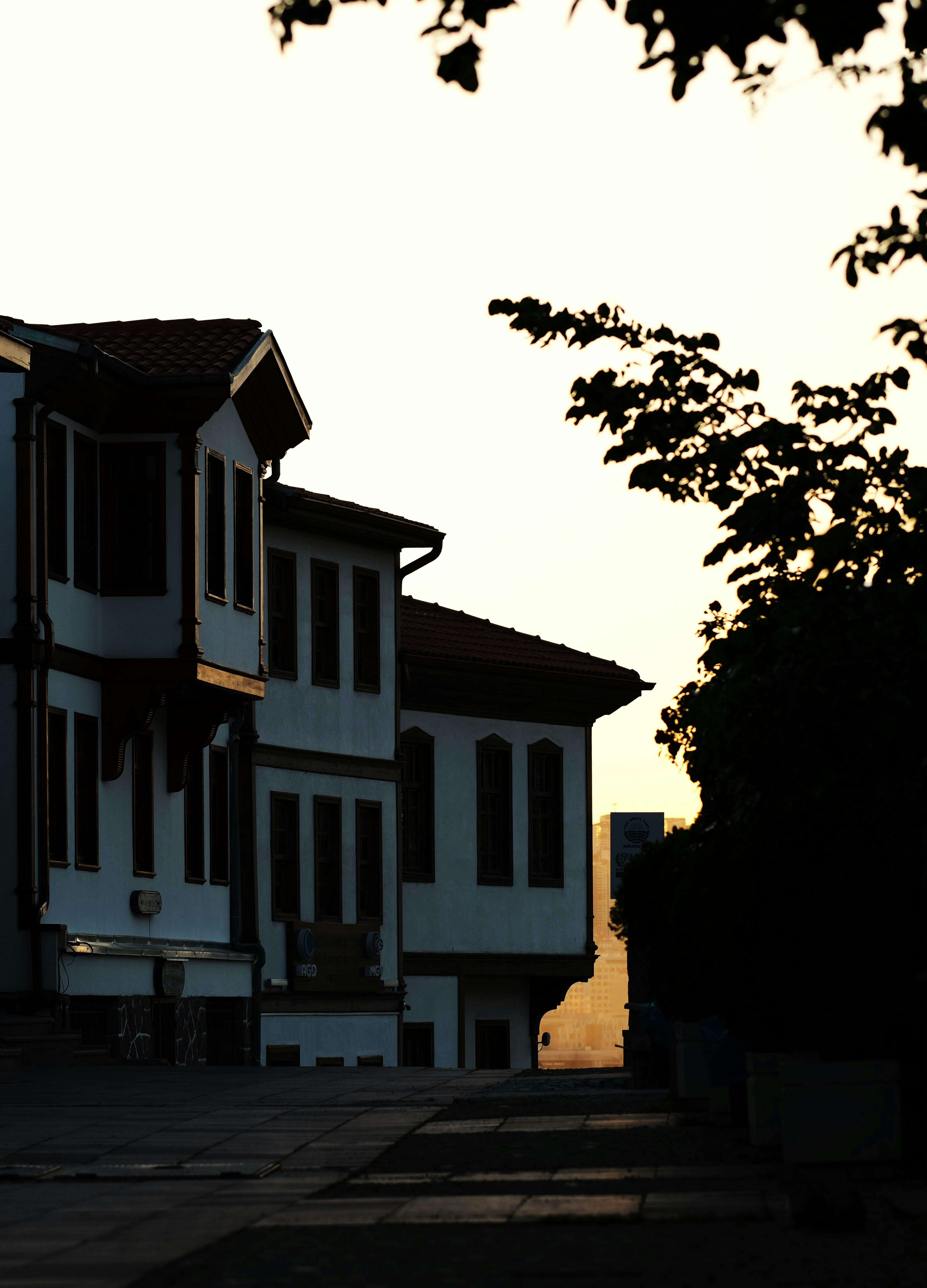 sun hitting walls · Free Stock Photo