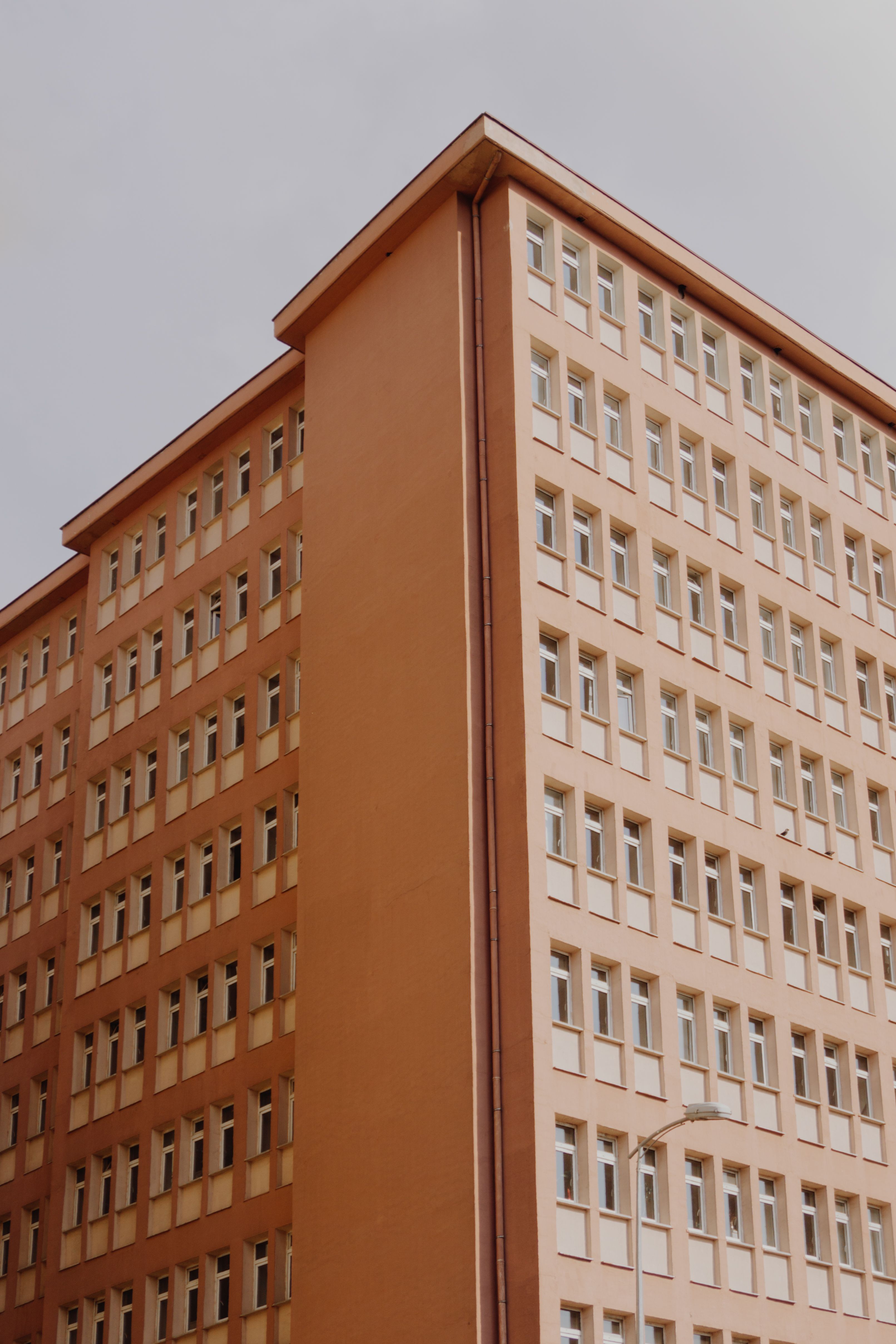 Block of Flats in City · Free Stock Photo