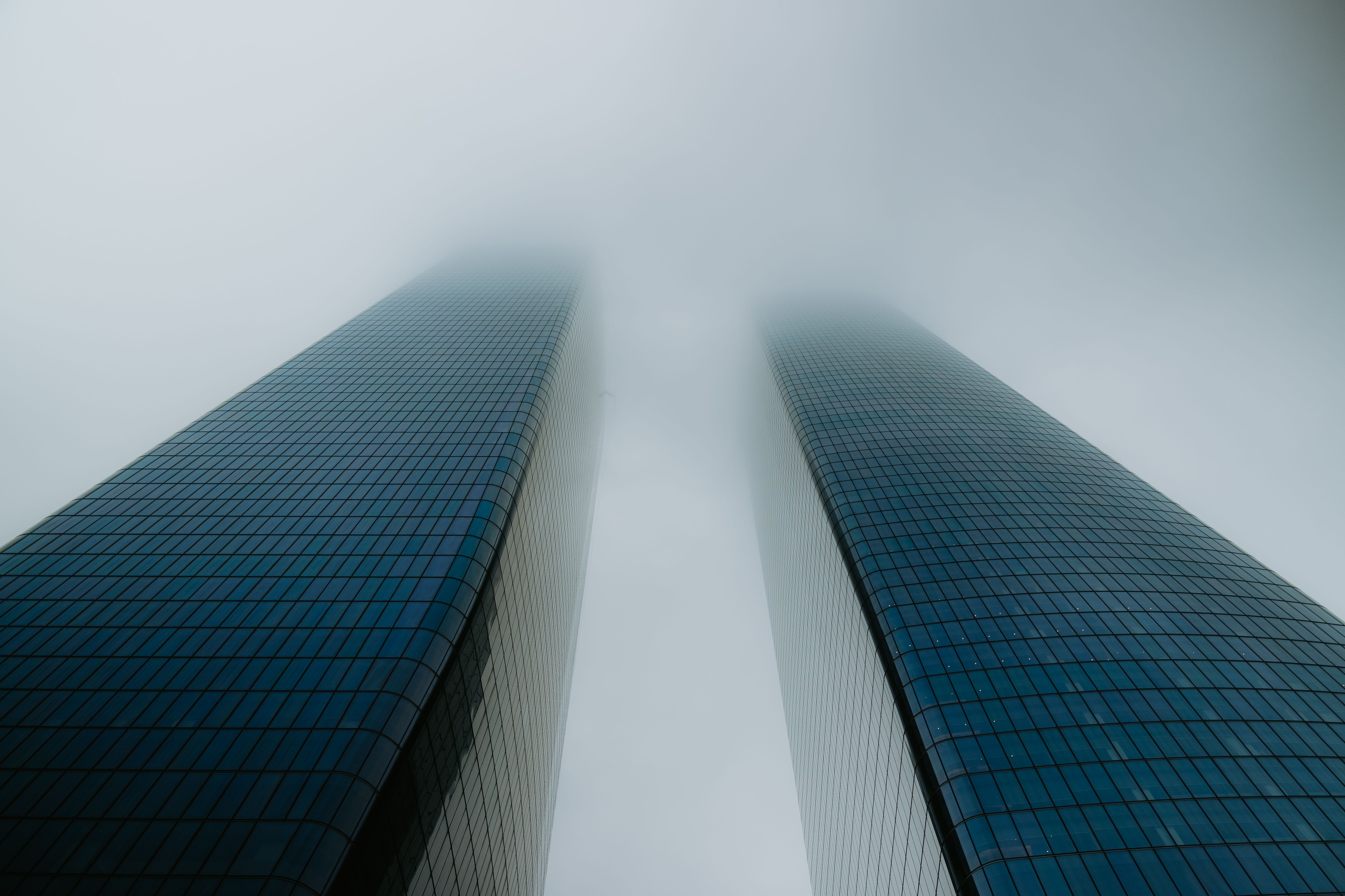 Building Covered with Fog · Free Stock Photo