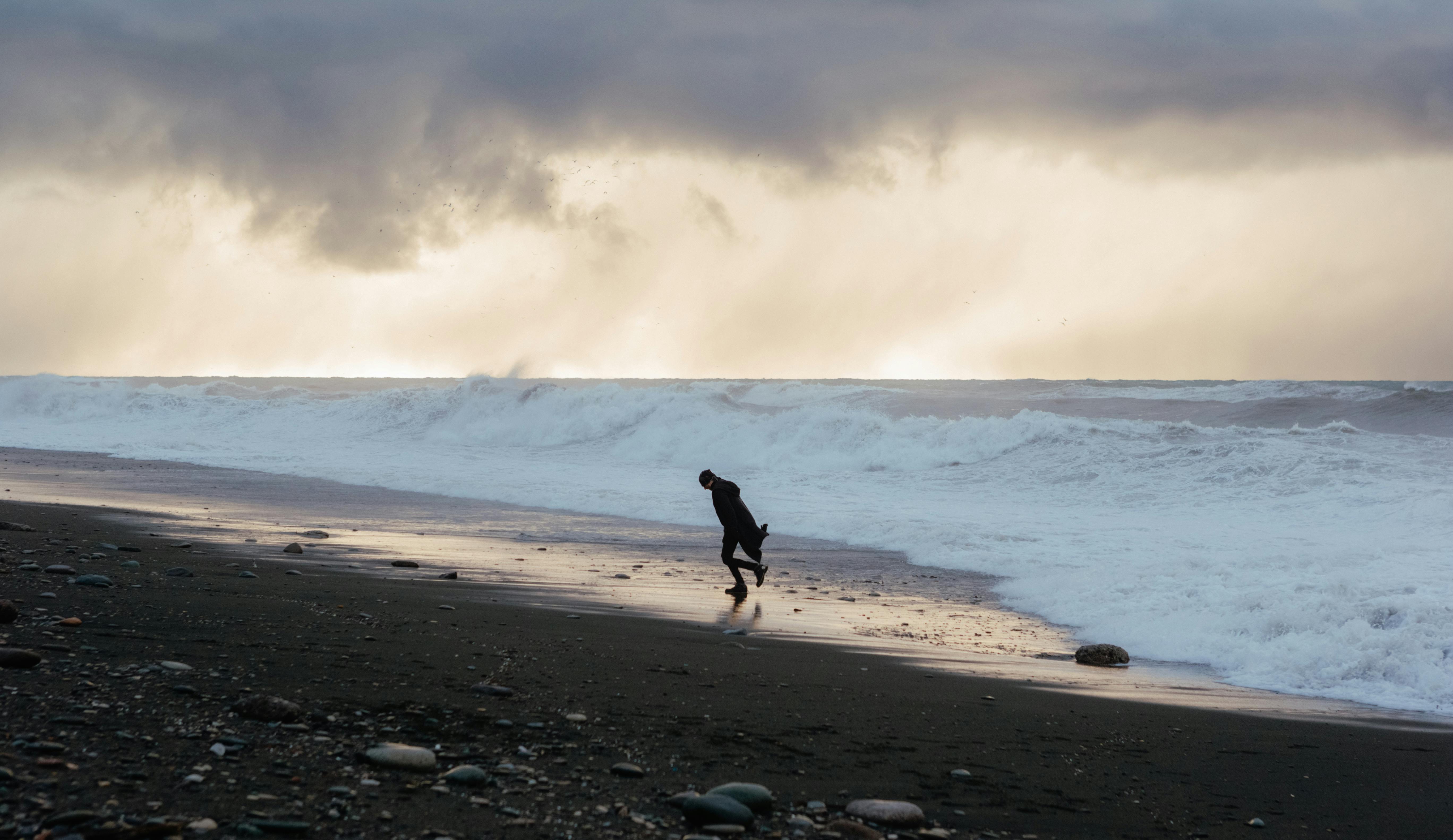 Man Running on Beach · Free Stock Photo