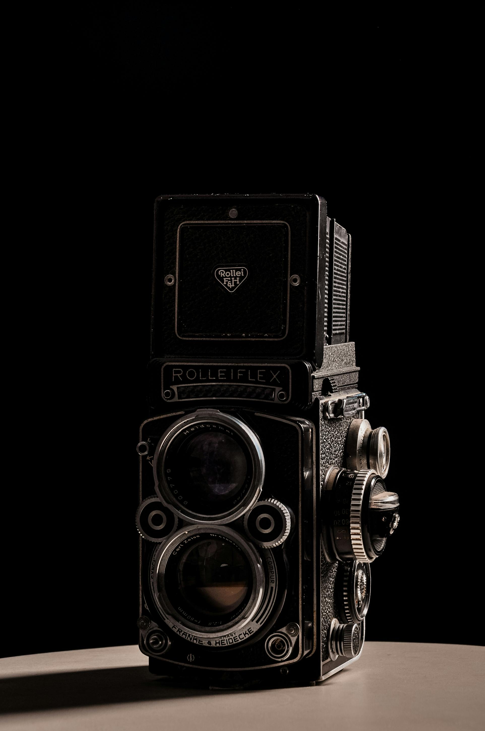 Black Rolleiflex Camera · Free Stock Photo