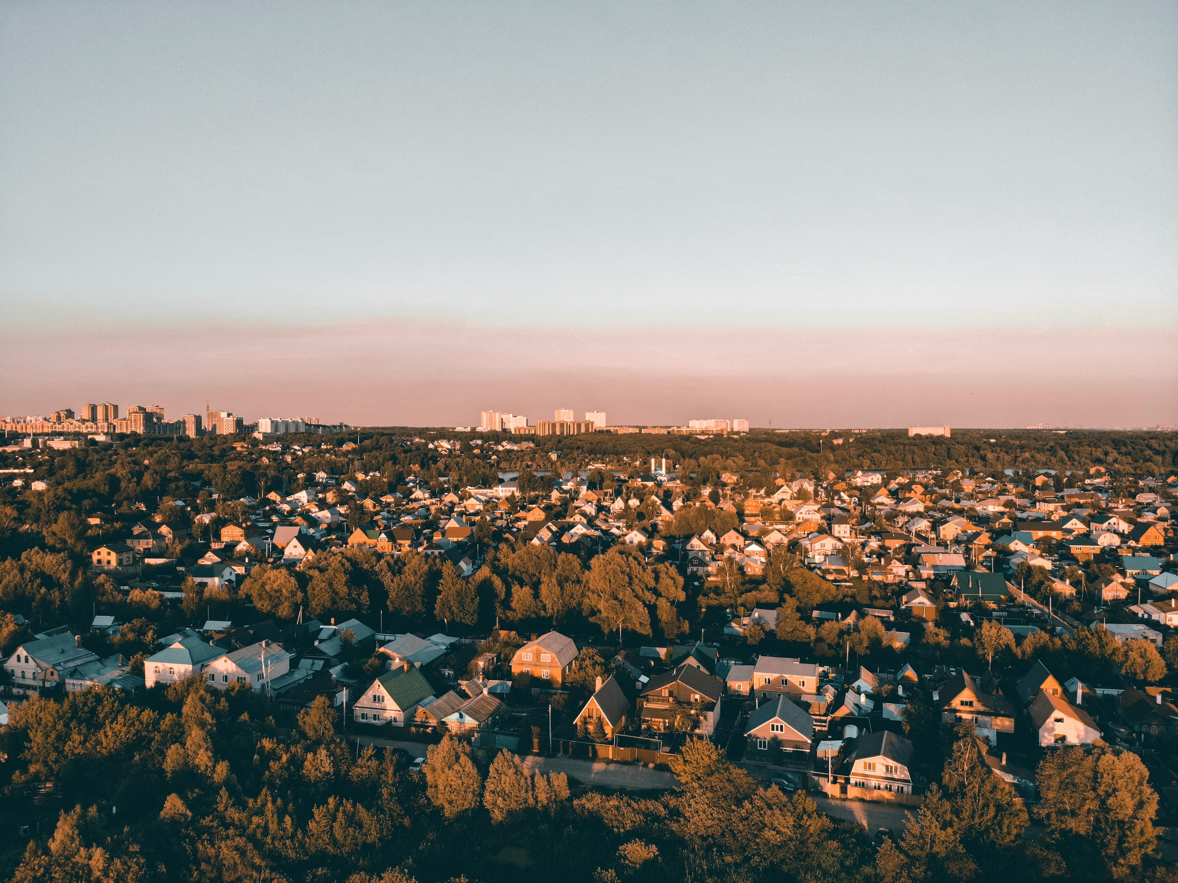 Houses Near Road · Free Stock Photo