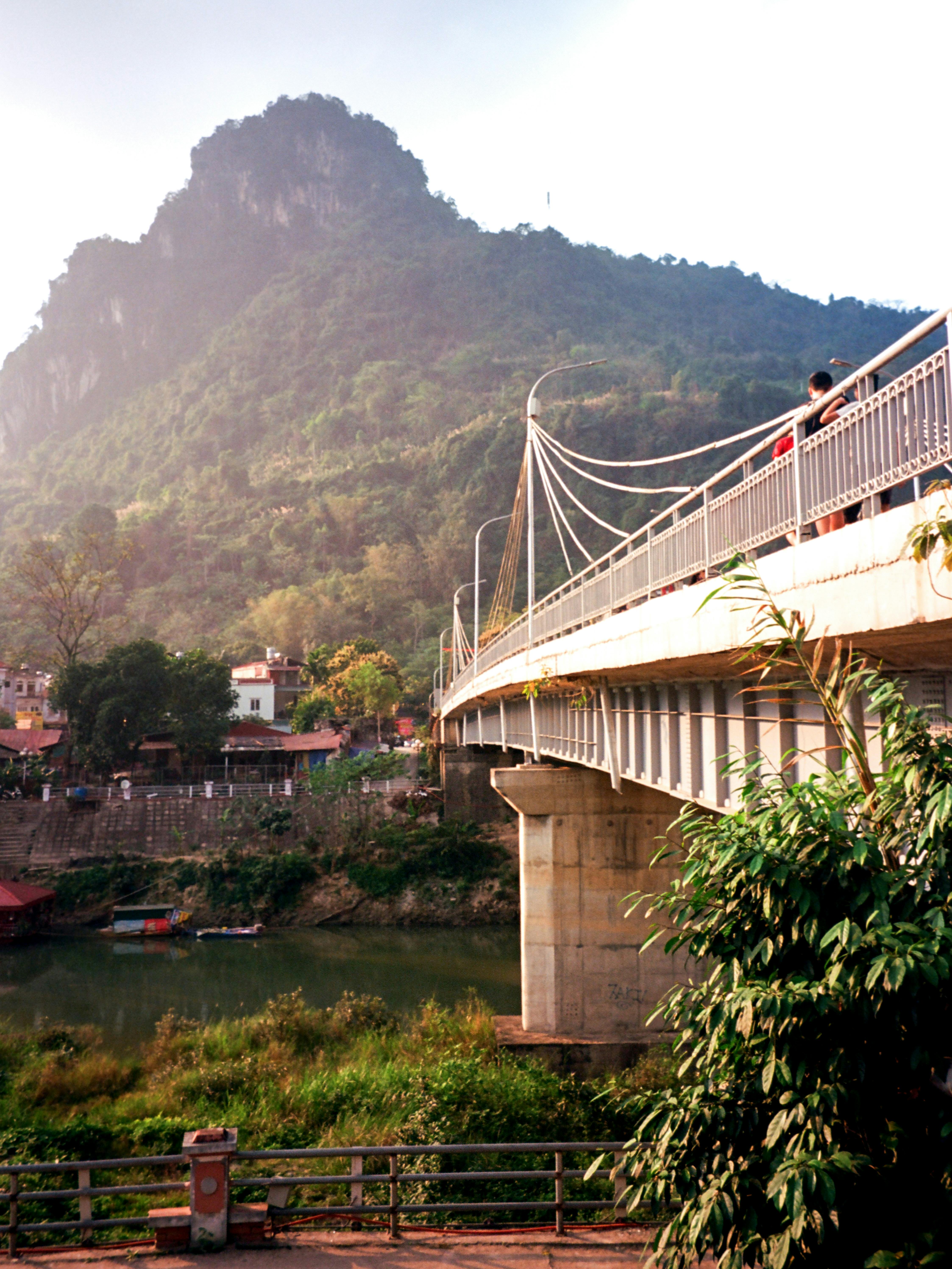 Bridge on River in Village · Free Stock Photo
