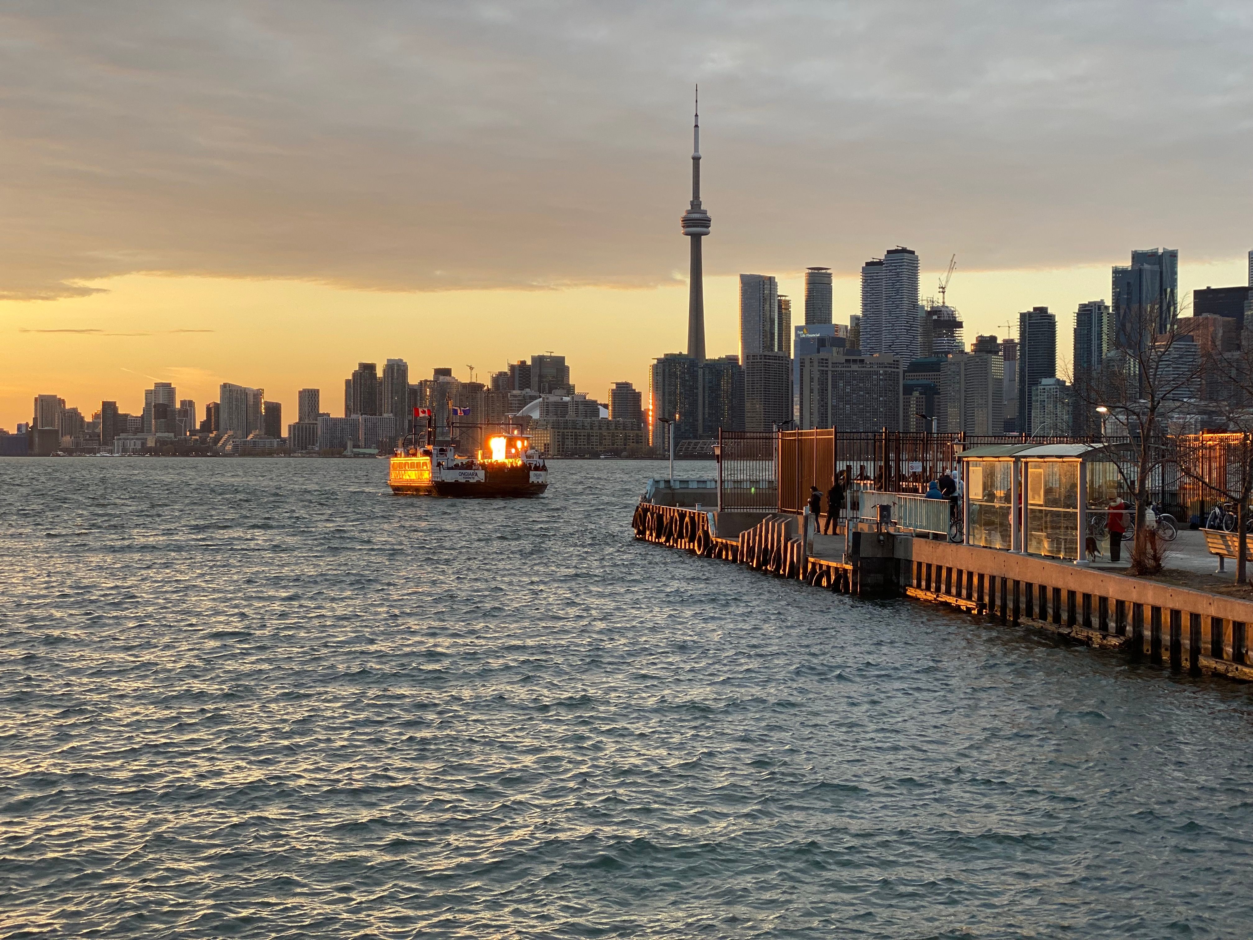 Coast of Lake Ontario in Toronto · Free Stock Photo