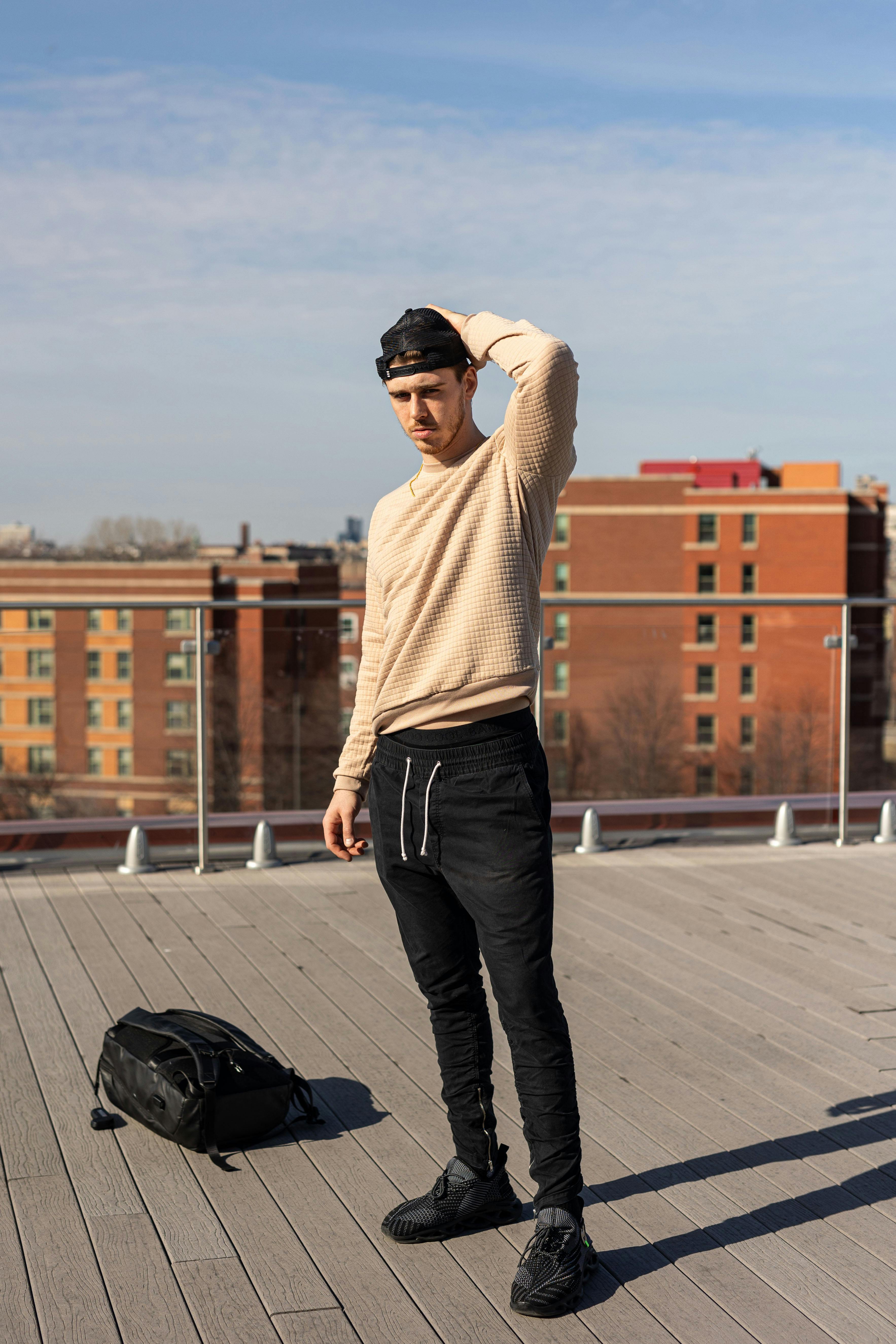 Chilling on the roof · Free Stock Photo