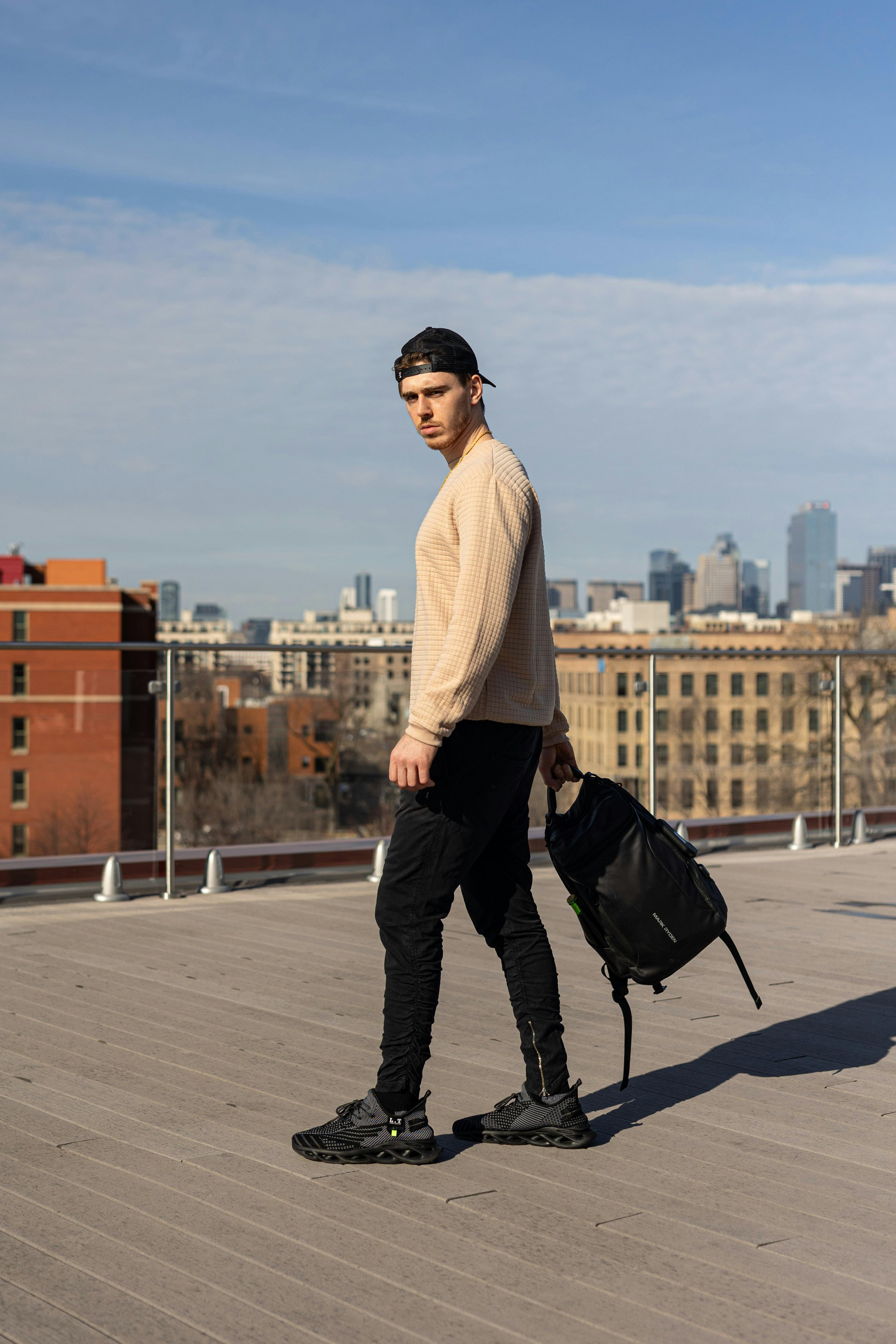 Chilling on the roof · Free Stock Photo
