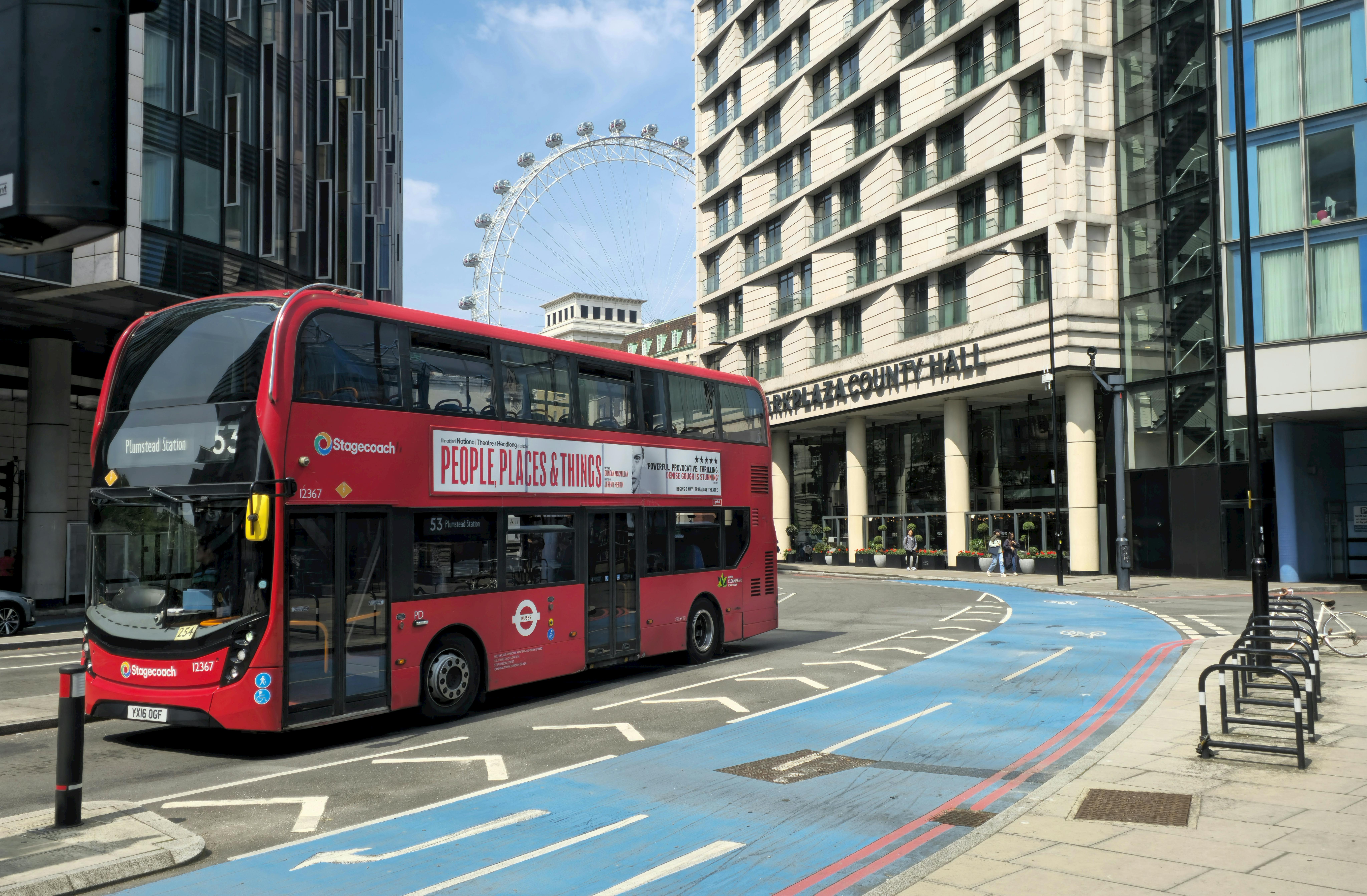 A Bus In London Photos, Download The BEST Free A Bus In London Stock ...