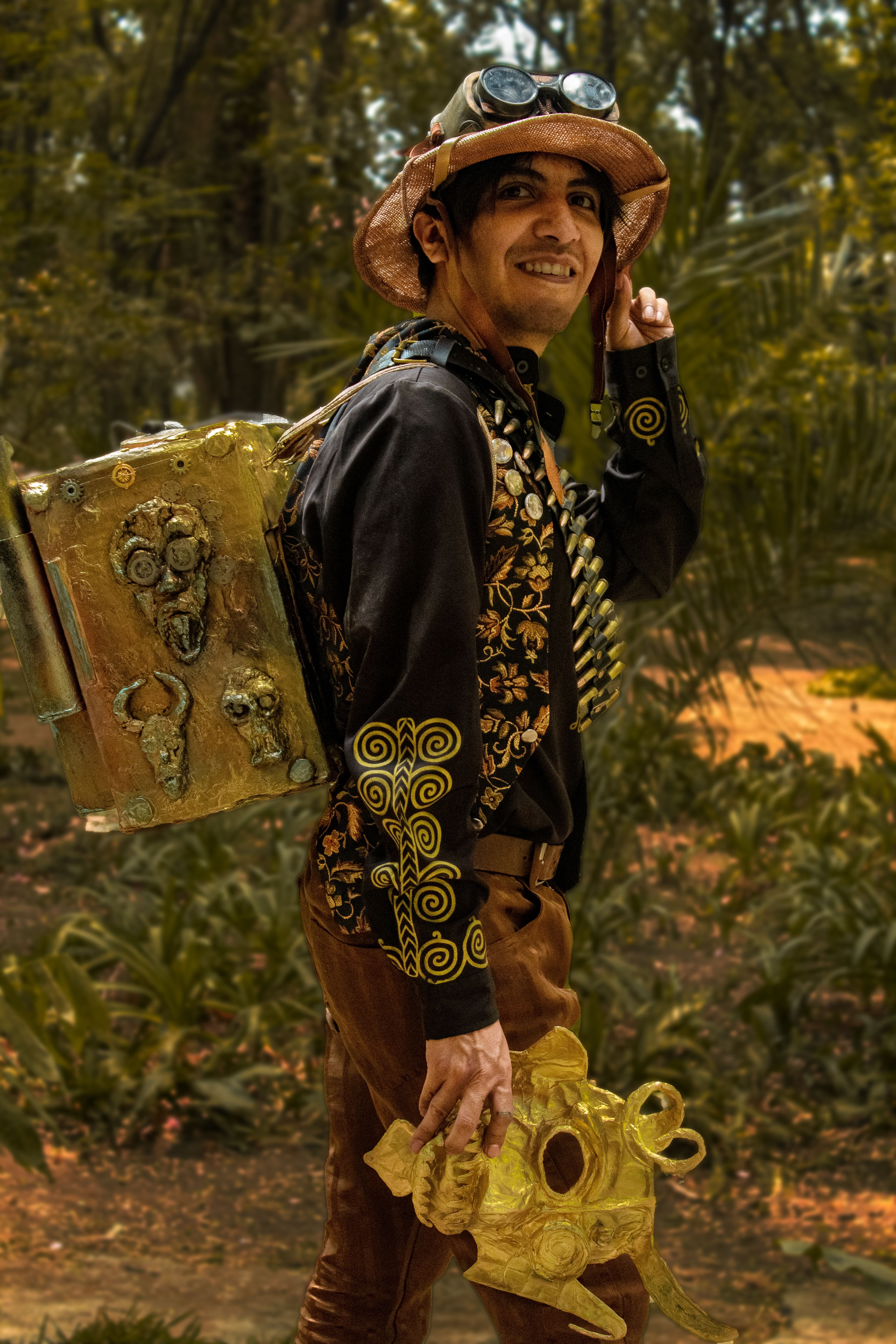 Performer in Costume · Free Stock Photo