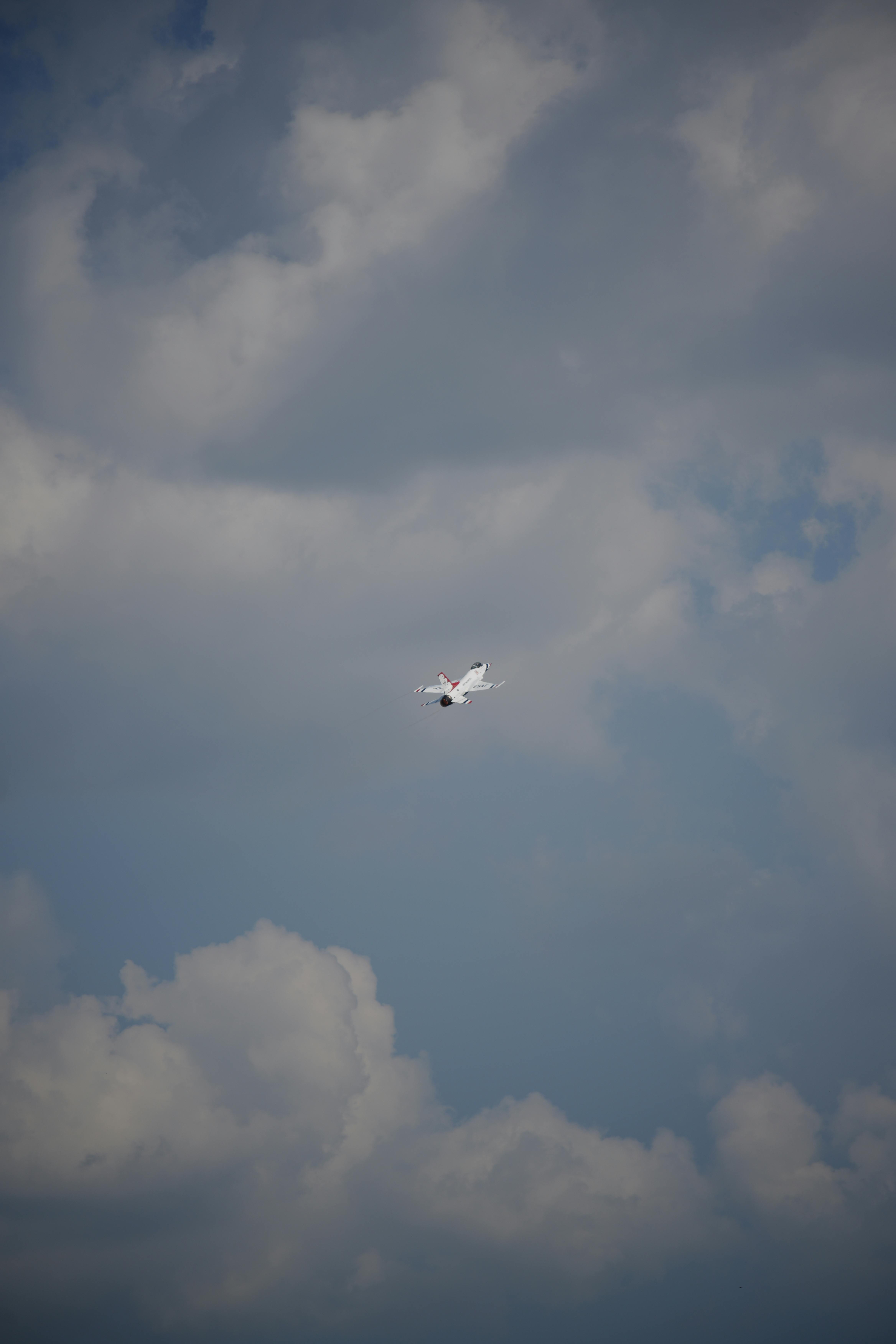 White Plane Rising in the Sky · Free Stock Photo