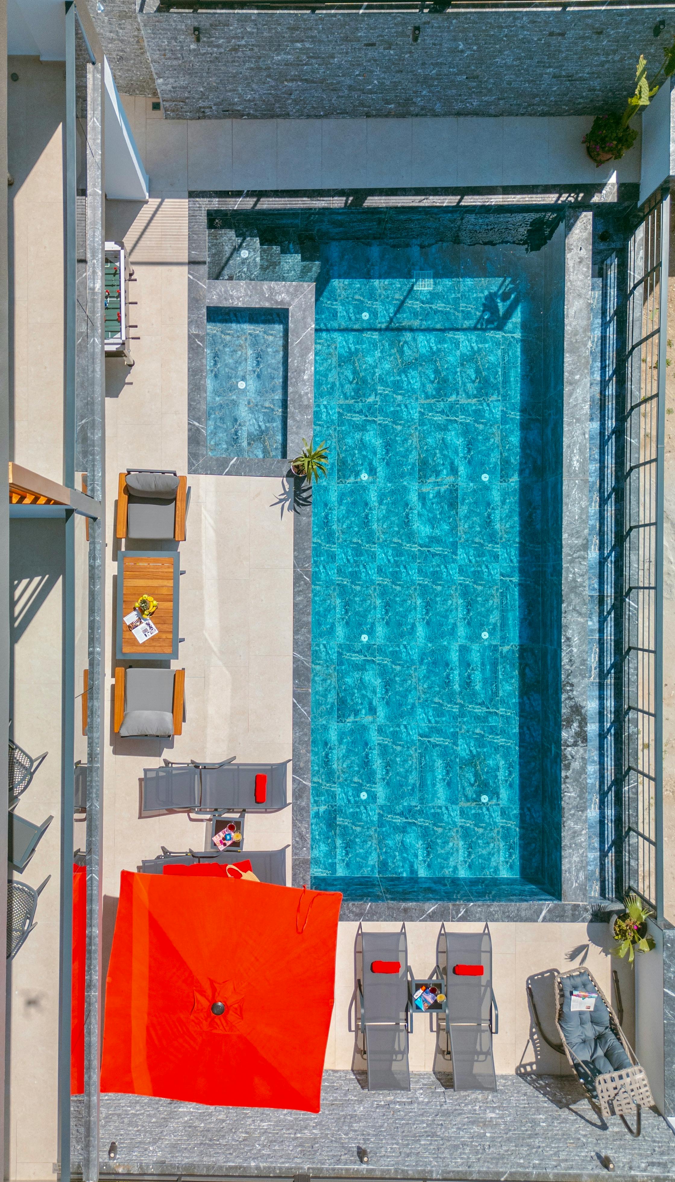 Pool Floatie Photos, Download The BEST Free Pool Floatie Stock Photos ...