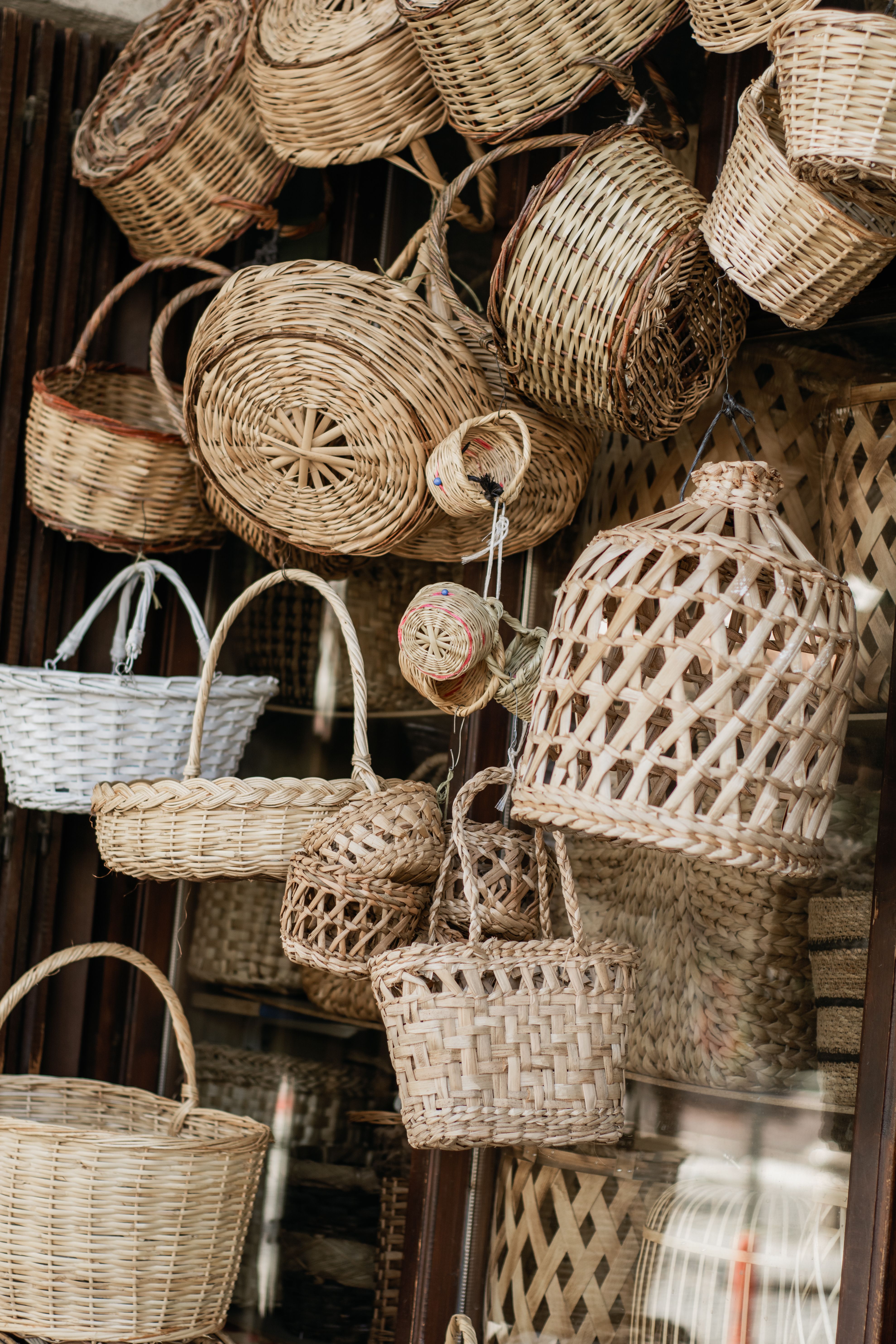 Close-up of a Variety of Wicker Baskets · Free Stock Photo