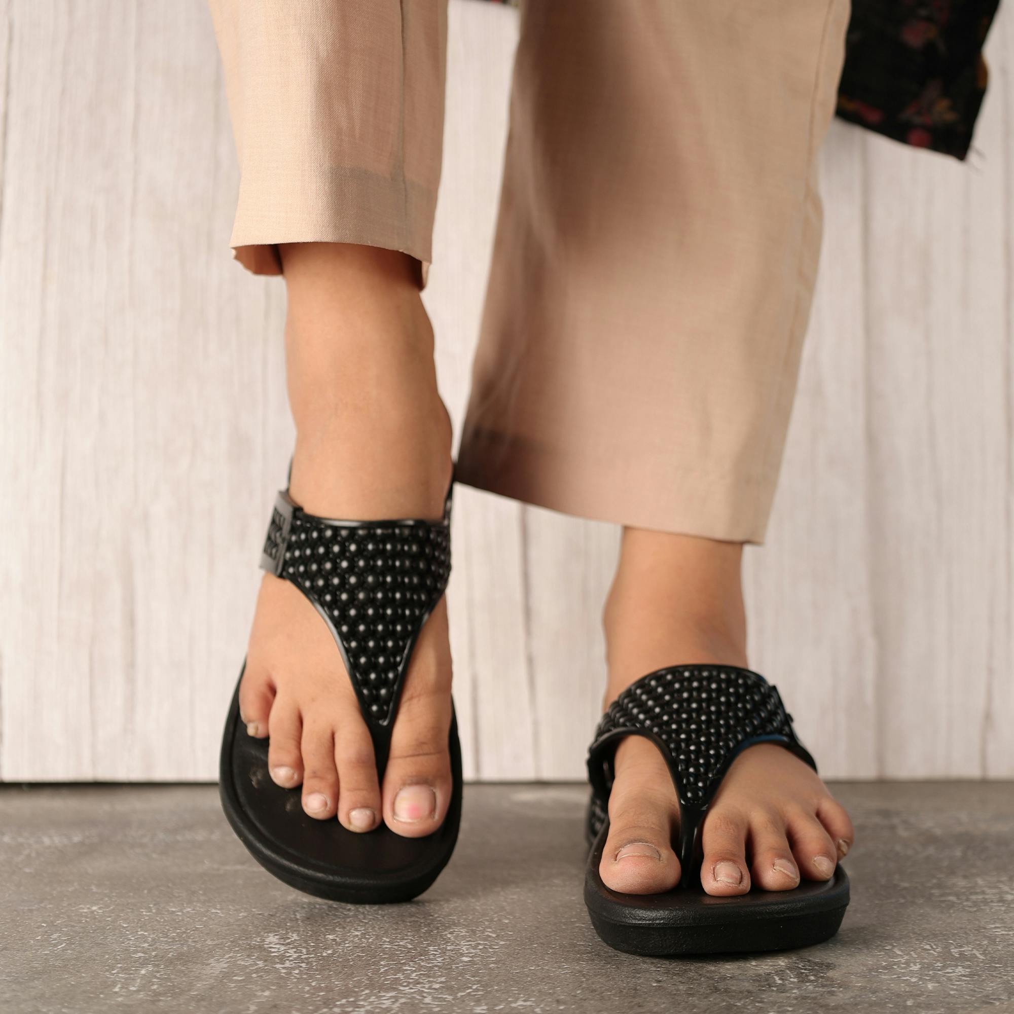 Sleepers for women · Free Stock Photo