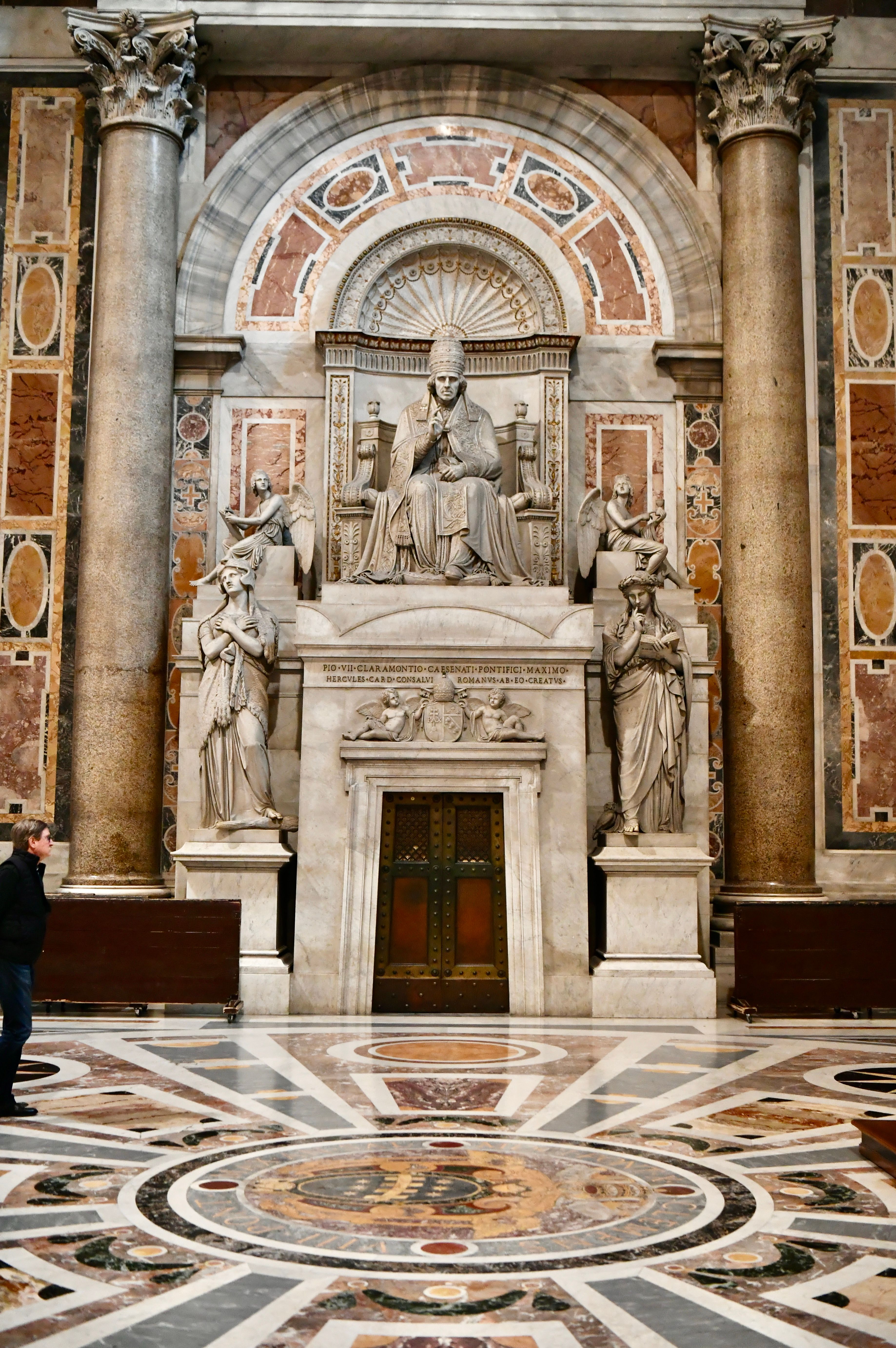 Interior of the Papal Basilica of Saint Peter in the Vatican · Free ...