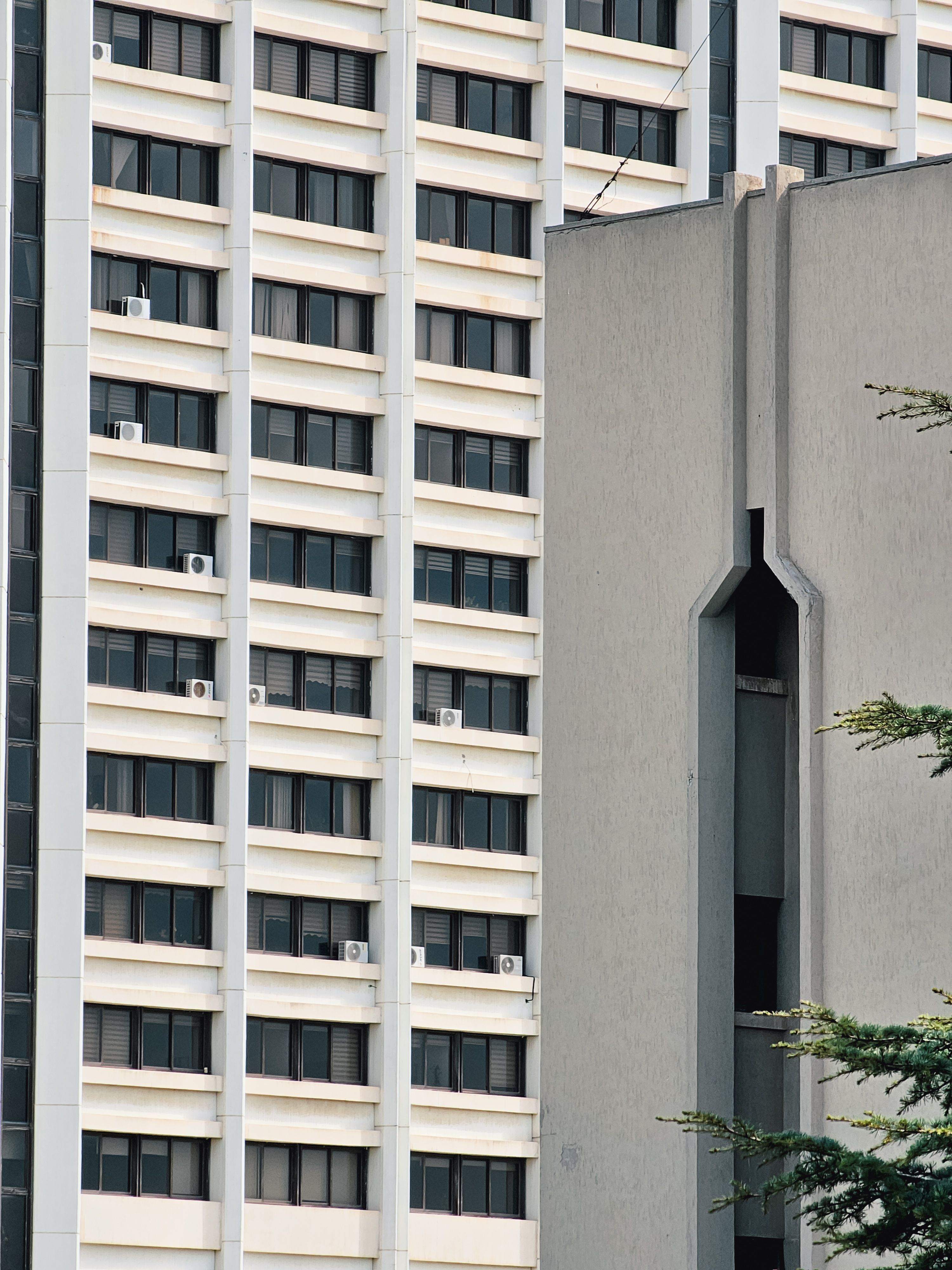 Block of Flats in City · Free Stock Photo