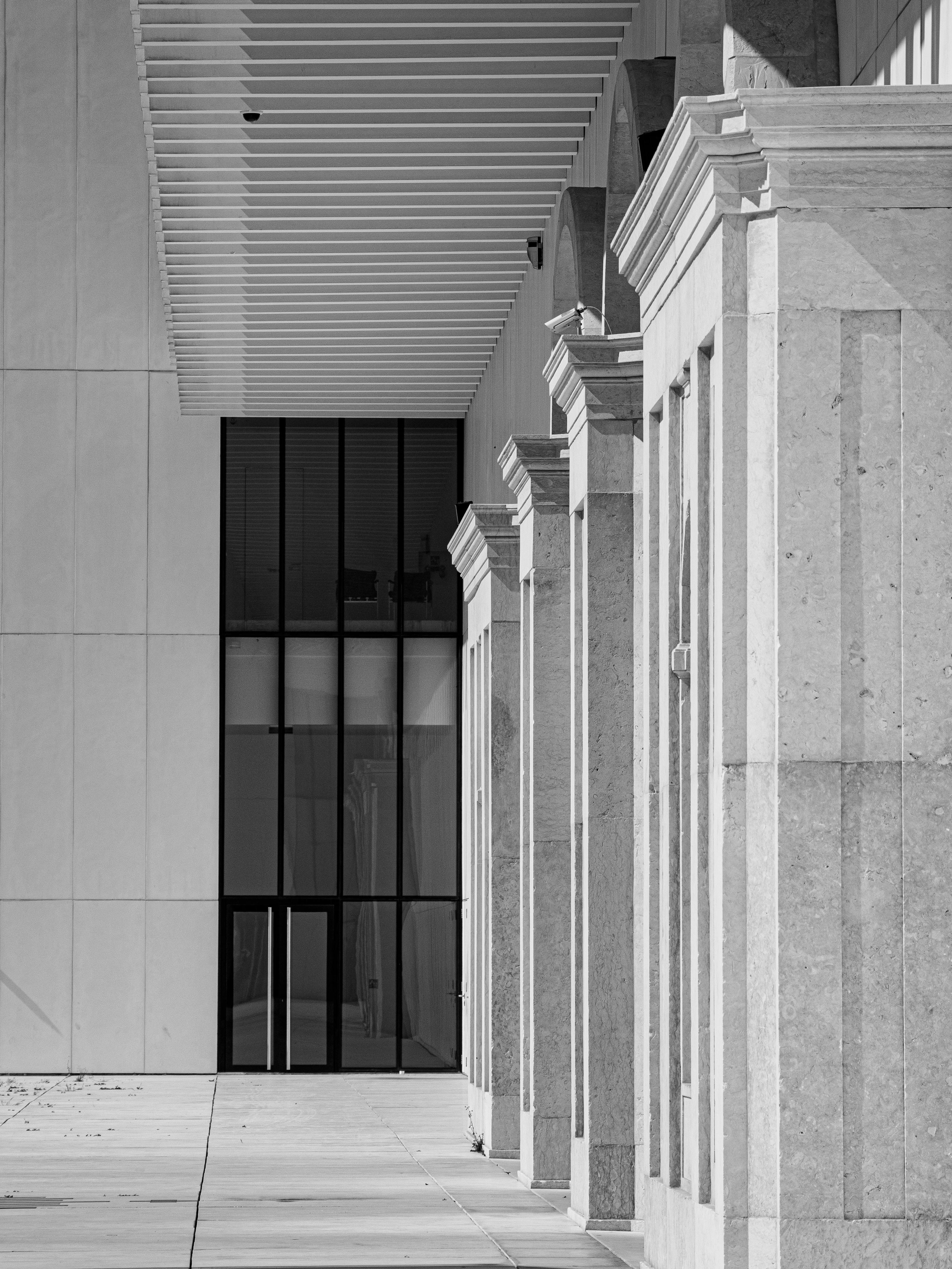 Entrance Columns outside a Building · Free Stock Photo