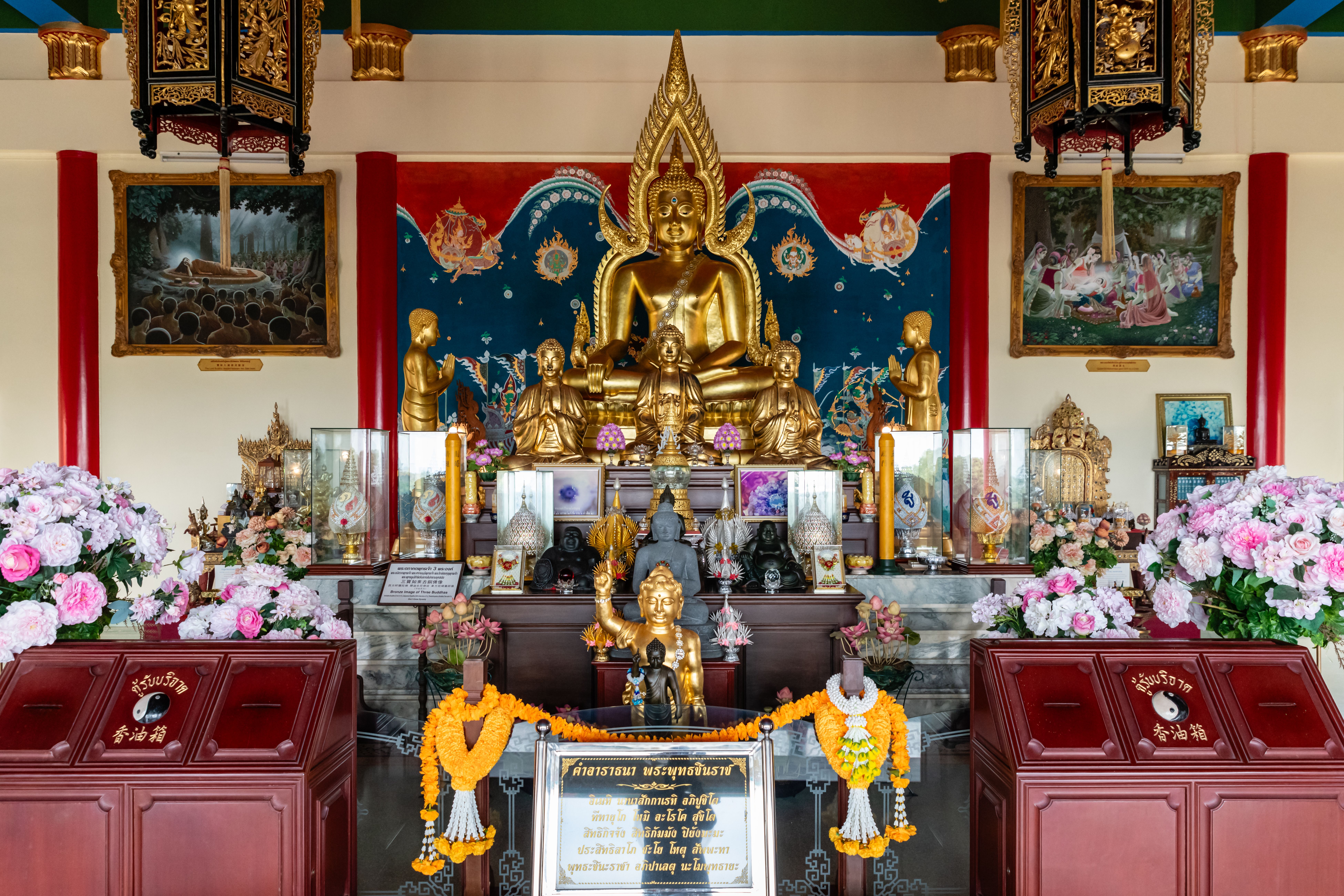 "Majestic Chinese Temple: A Haven of History and Idols, Reflecting ...