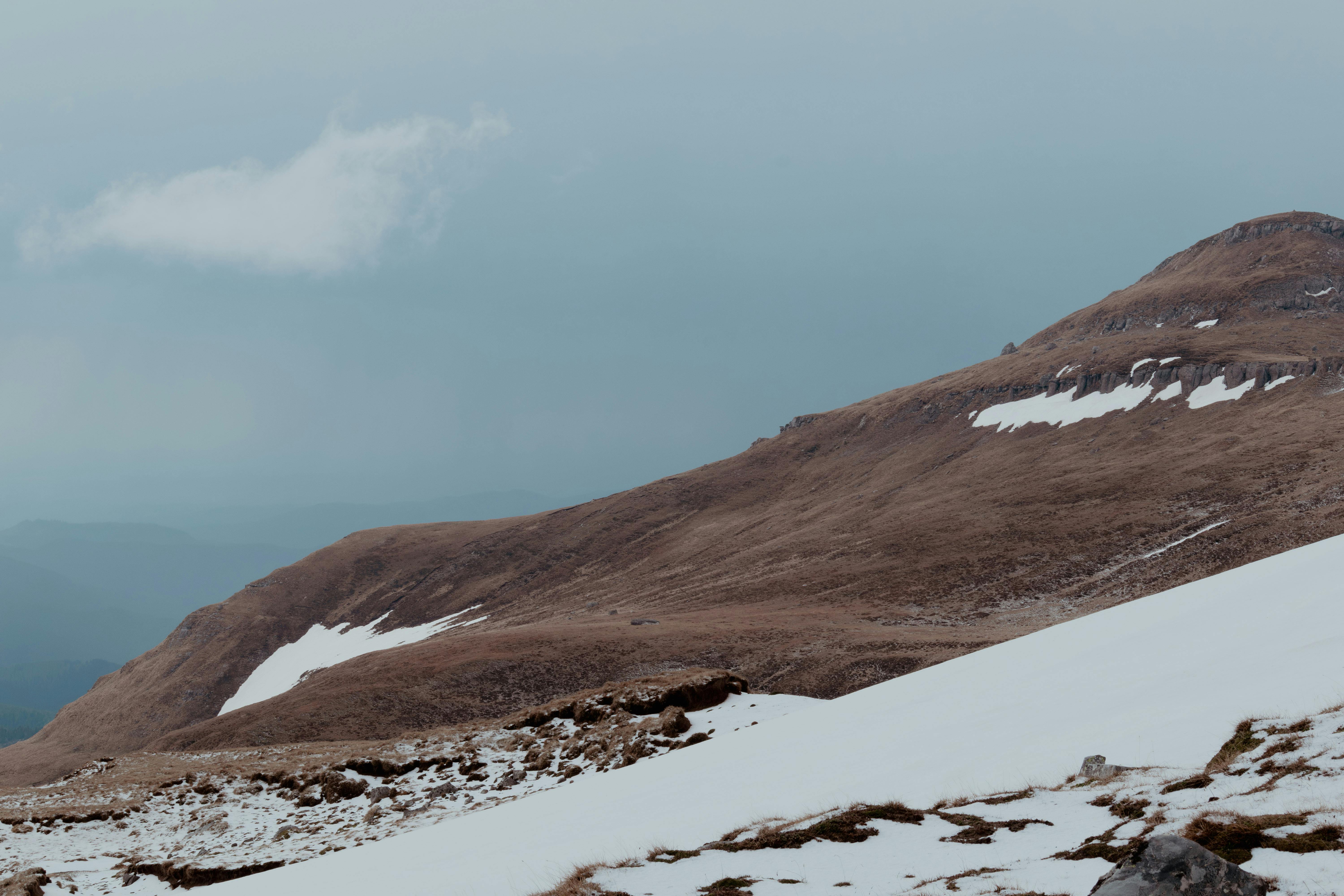Snow on Hill in Winter · Free Stock Photo