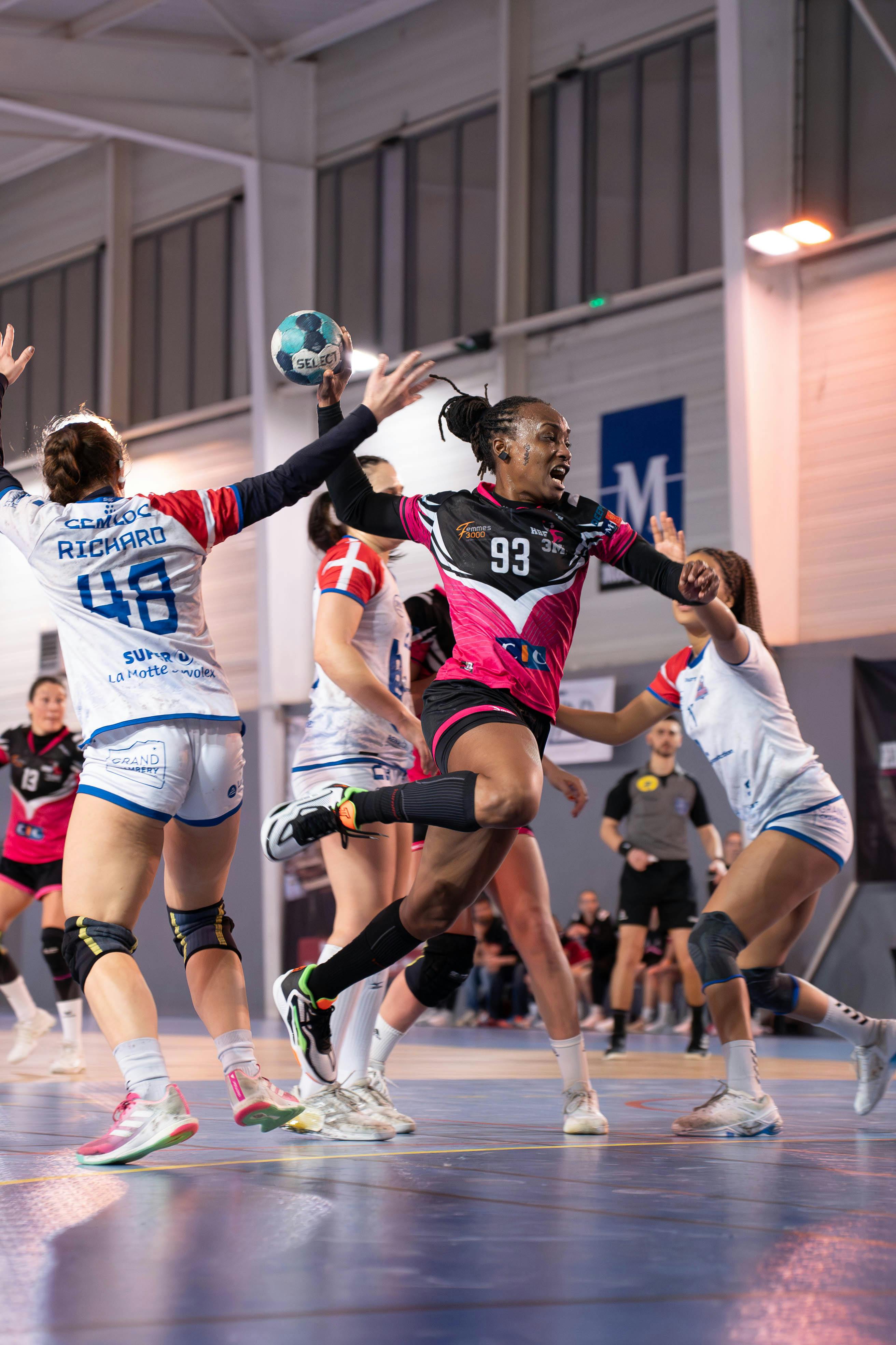 Handball Pass Photos, Download The BEST Free Handball Pass Stock Photos ...