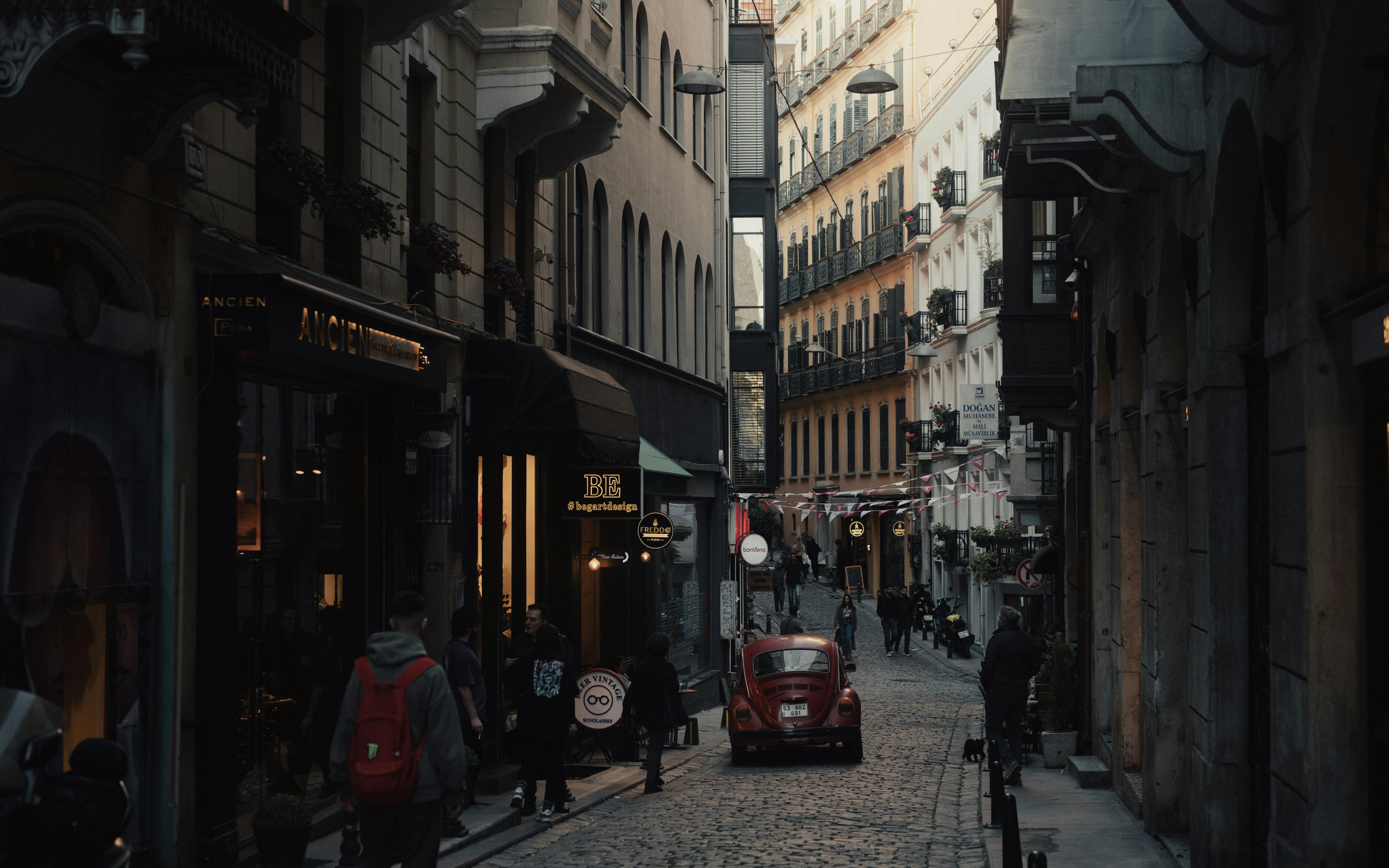 People Mingling Photos, Download The BEST Free People Mingling Stock ...